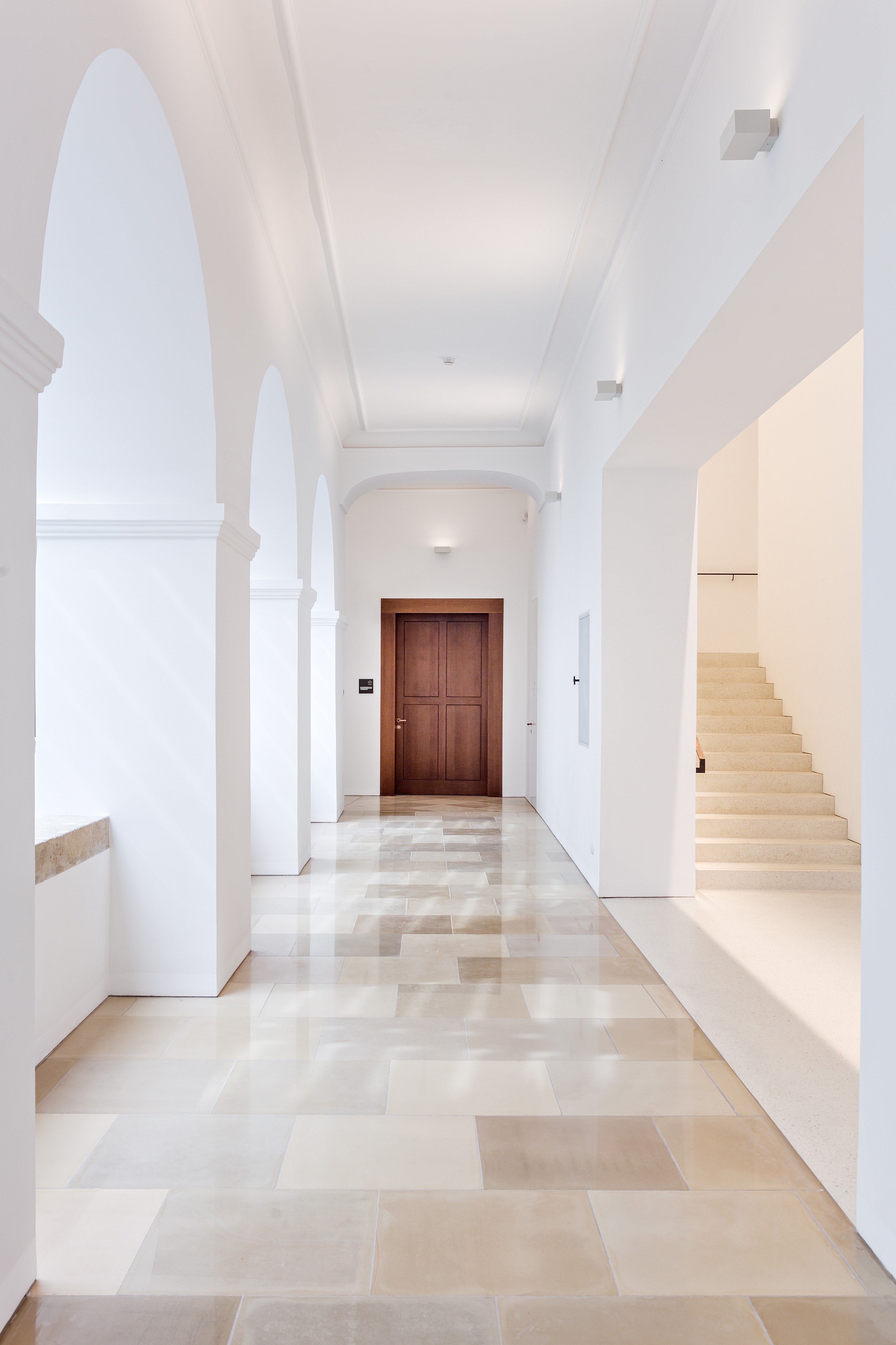 Recon­struction of historic Town Hall of Buda by Hetedik Műterem ...