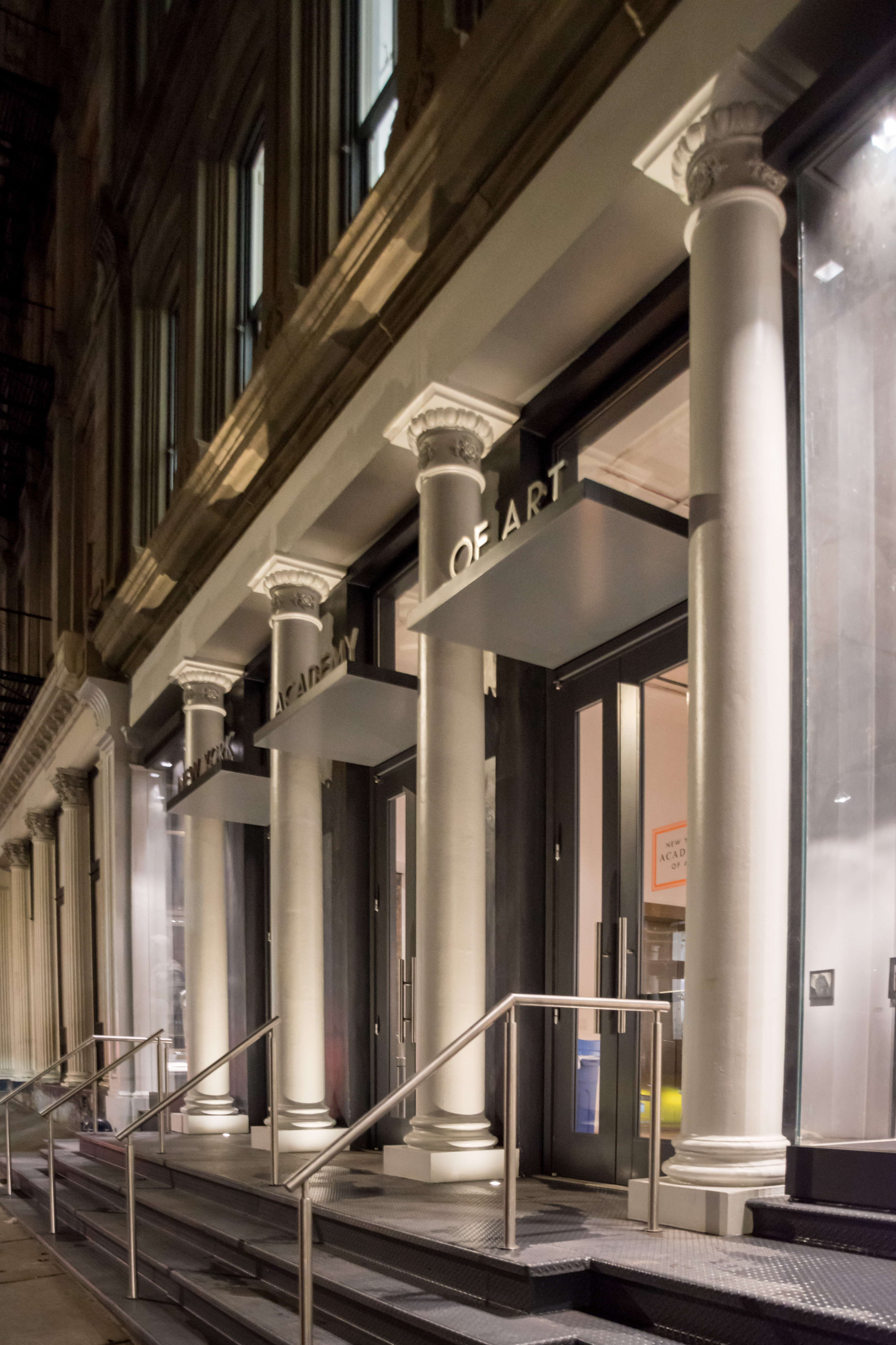 New York Academy of Art - New Storefront and Gallery by TRA studio ...