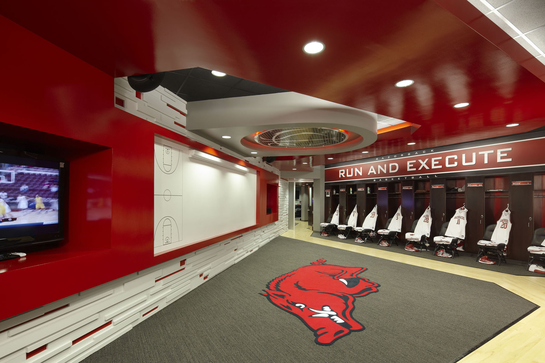 Razorback Basketball Locker Rooms by modus studio - Architizer