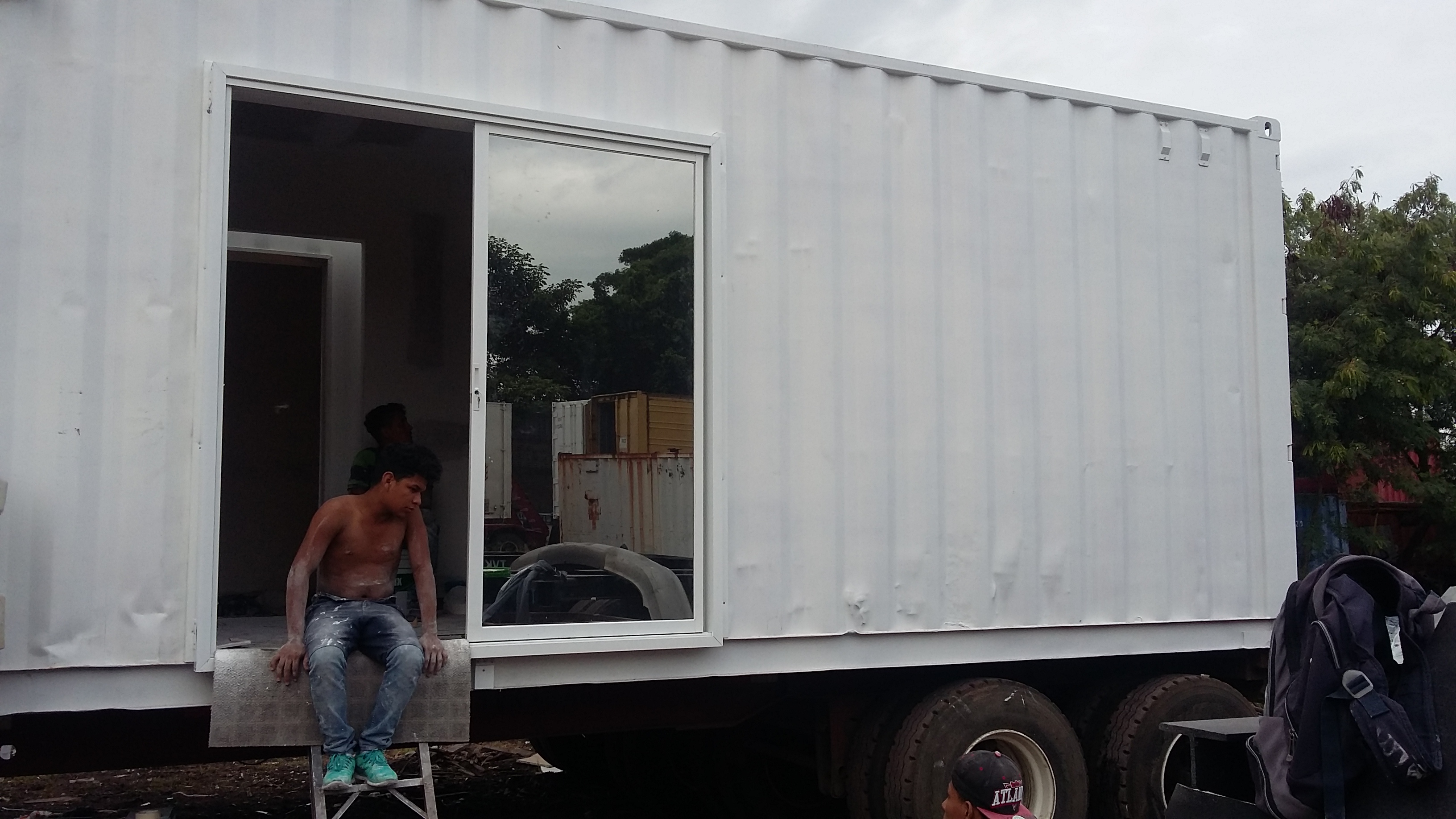 OFICINA CONTAINER CARGILL by Won arquitectos - Architizer