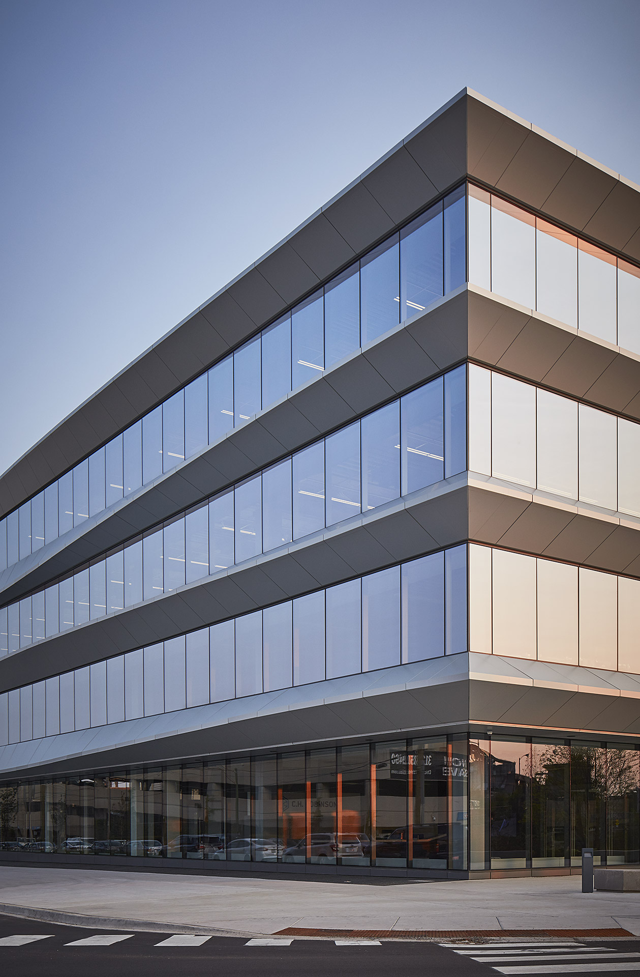 Idea 2688678: C.H. Robinson Midwest Headquarters by Skidmore, Owings ...