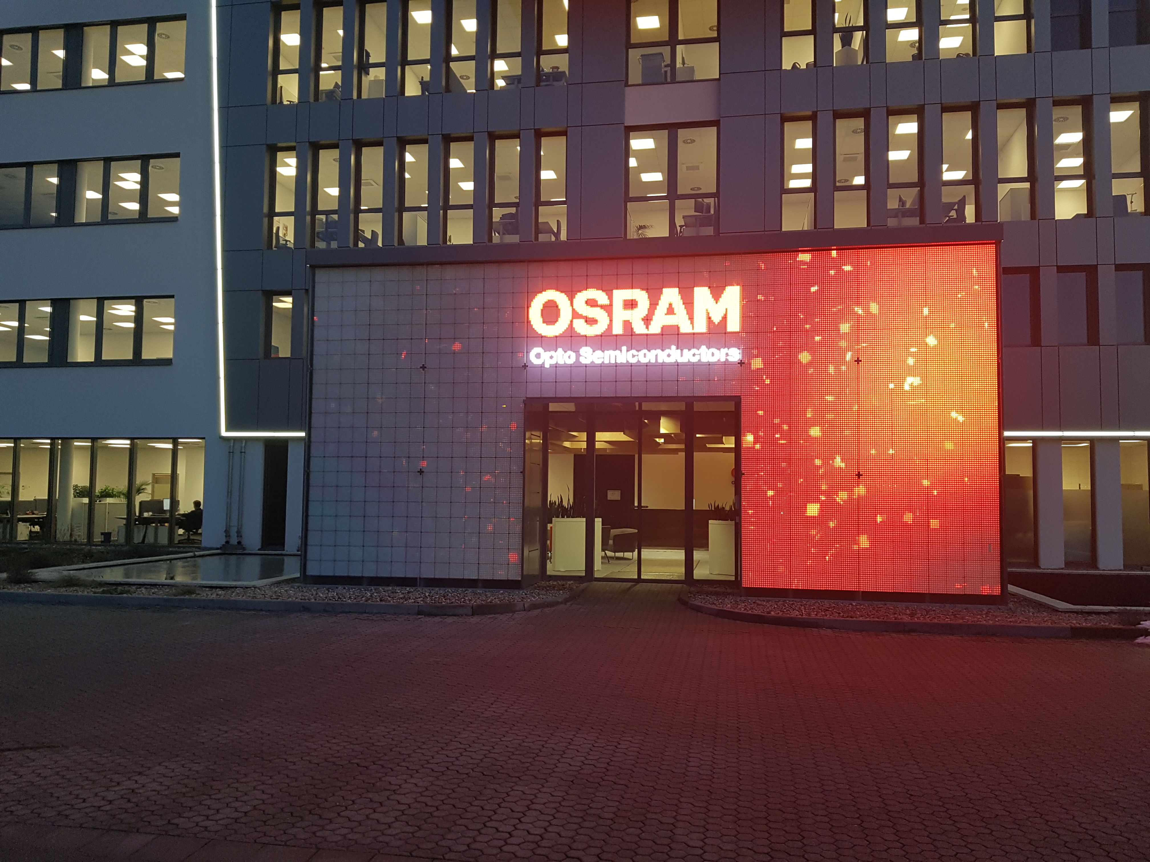 Osram Opto Semiconductors' main building in Regensburg by livebau ...