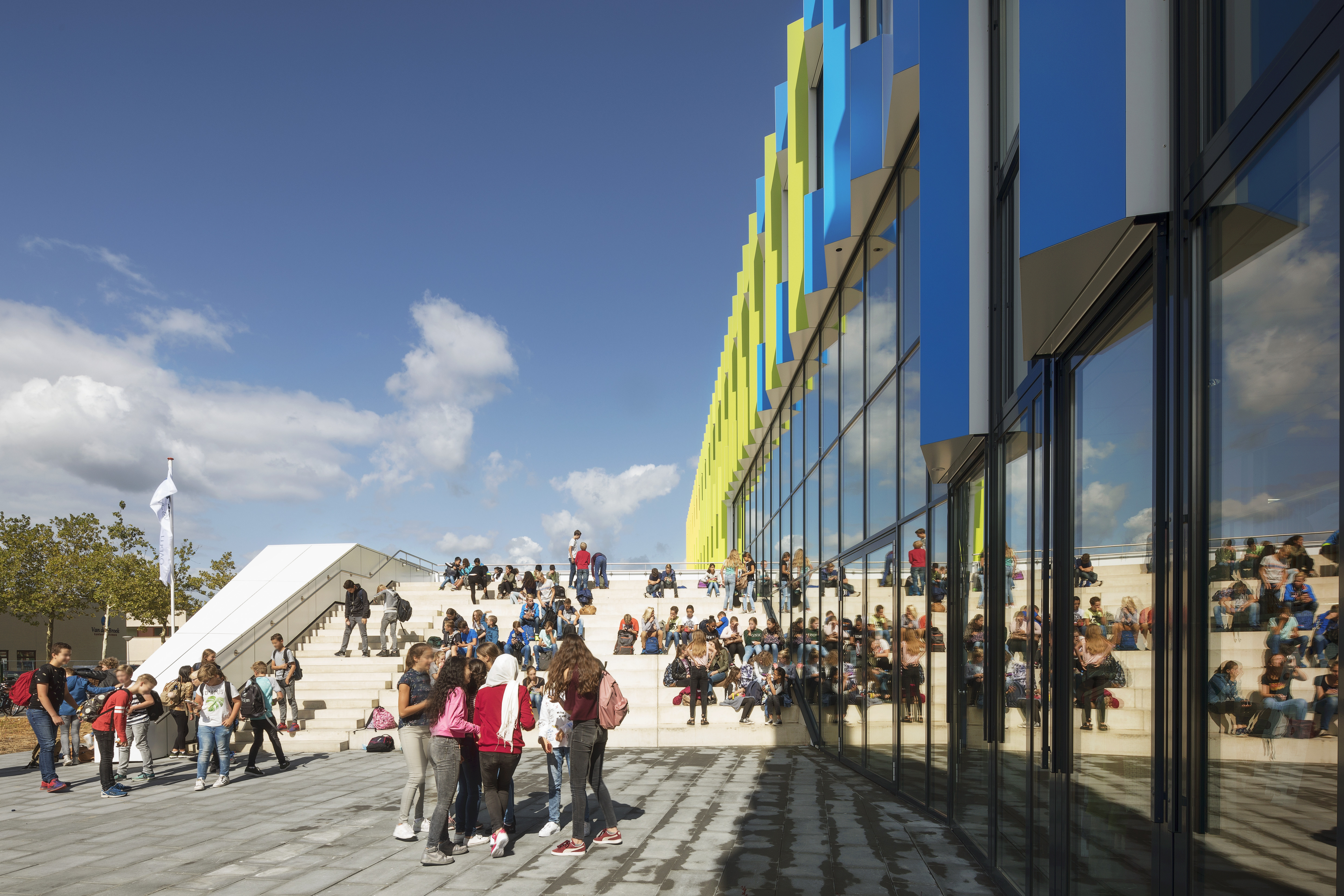 Frits Philips Lyceum-Mavo by LIAG architects + engineers - Architizer