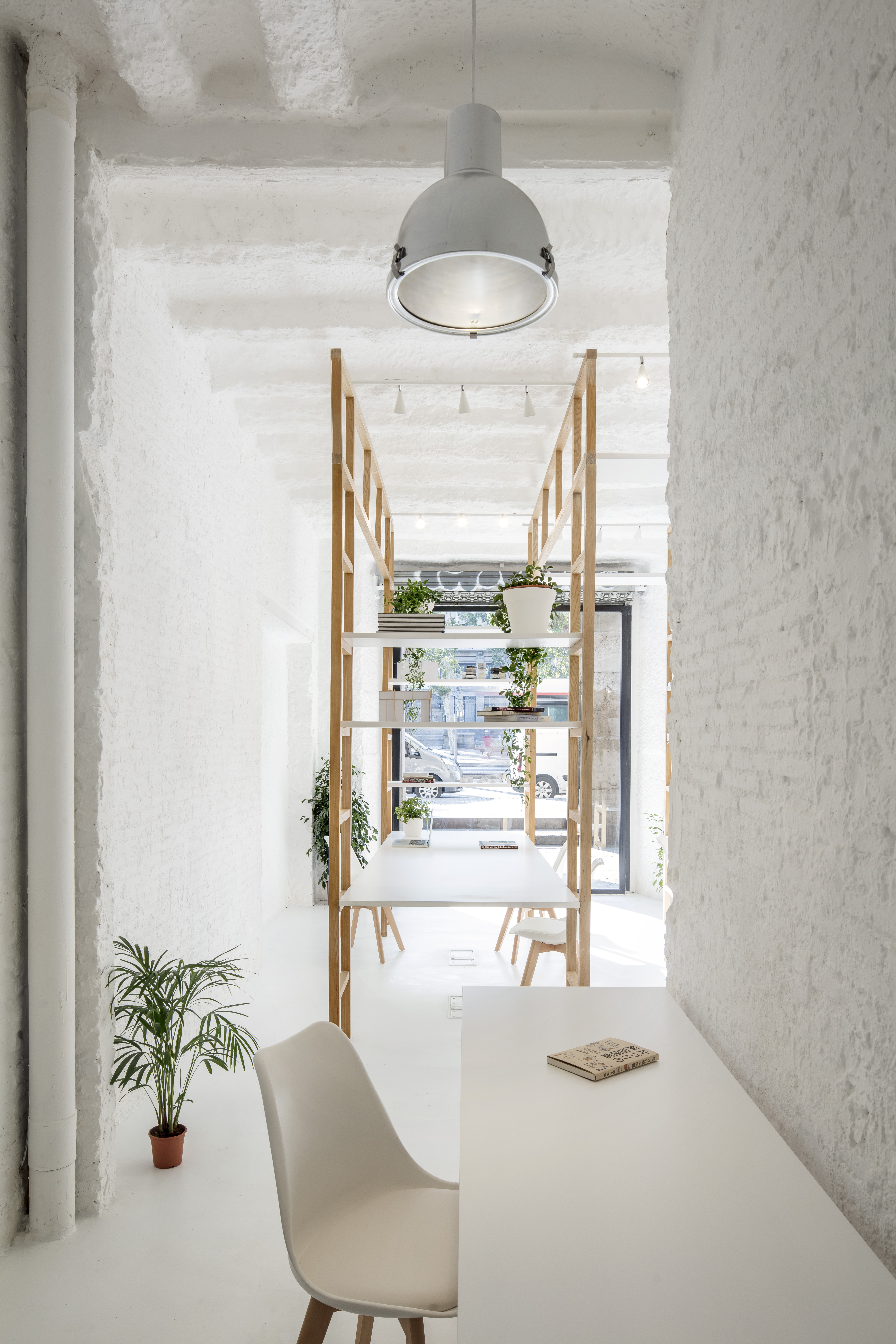 Multidisciplinary design office by Roman Izquierdo Bouldstridge ...