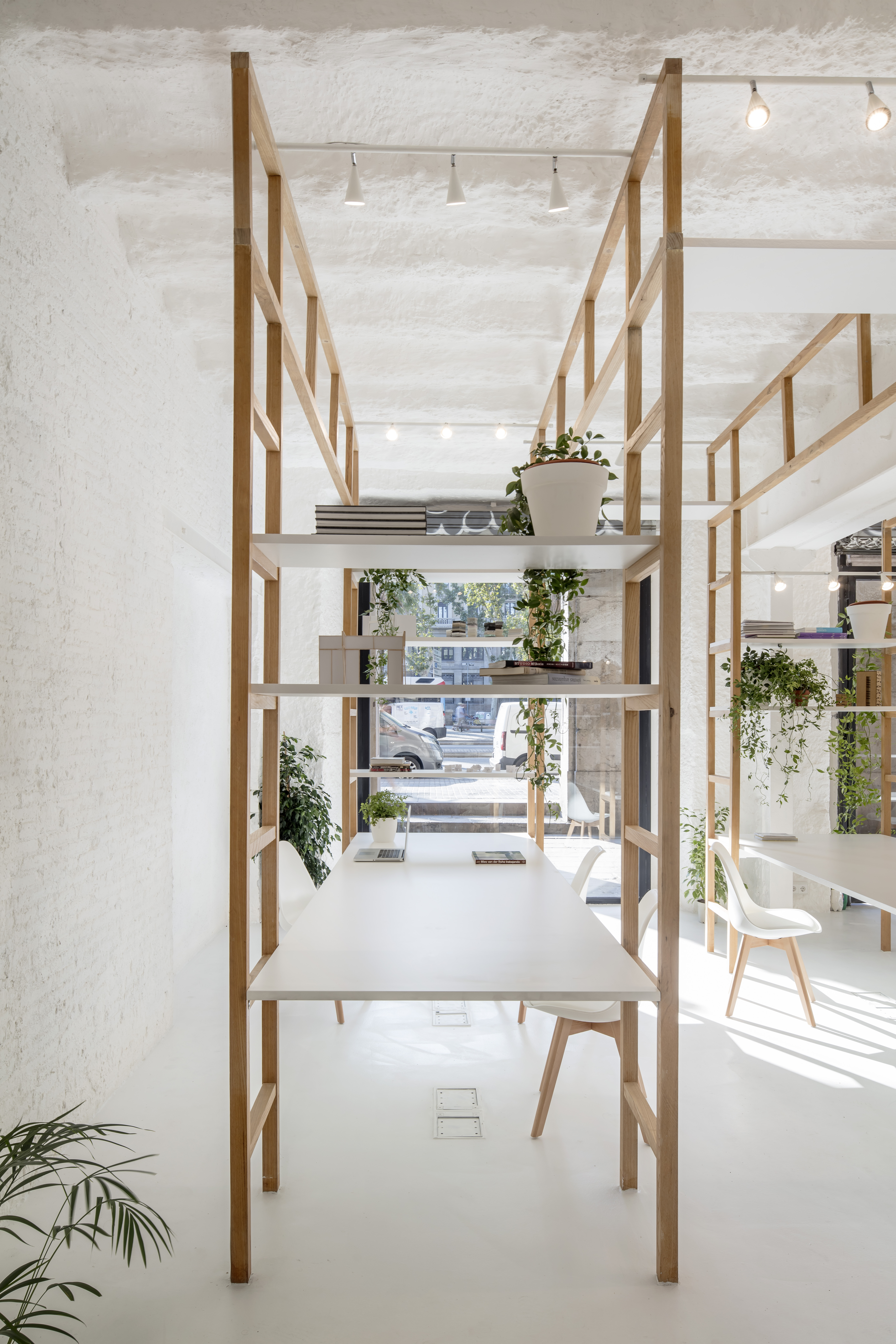 Multidisciplinary design office by Roman Izquierdo Bouldstridge ...