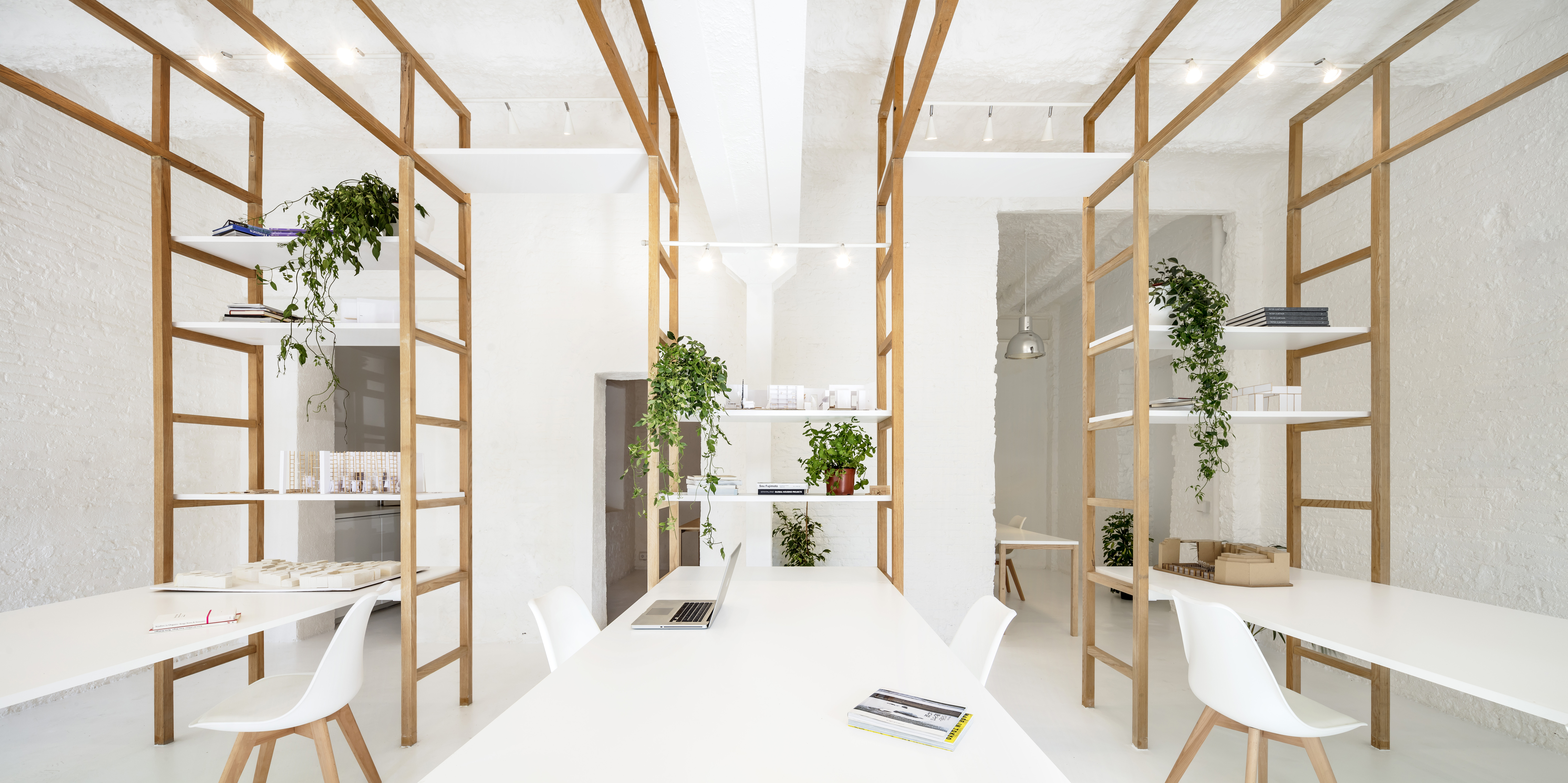 Multidisciplinary design office by Roman Izquierdo Bouldstridge ...