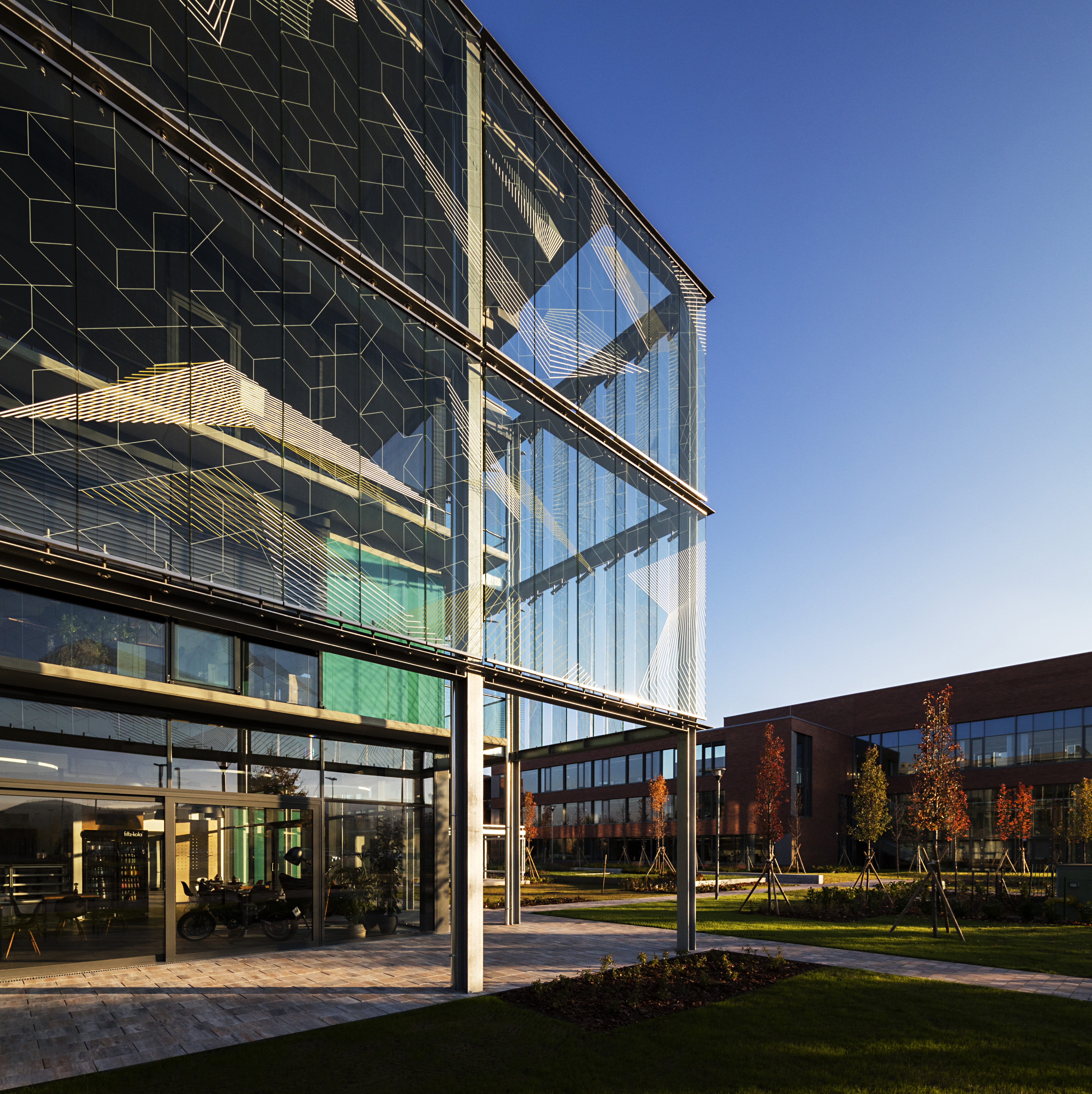 Graphisoft Park Startup Building, facade design by S39 Hybrid Design ...