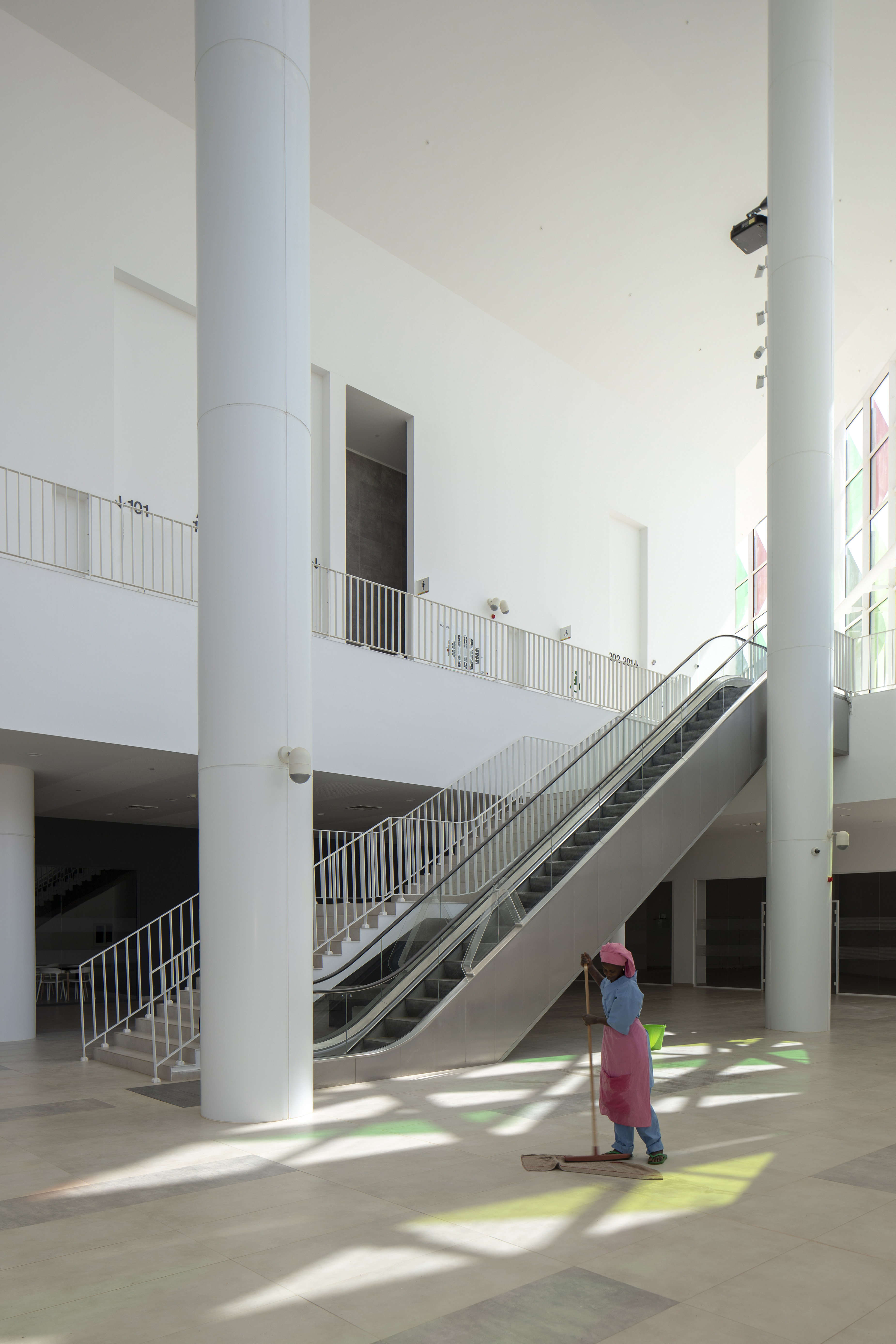 Dakar Arena Multi Functional Sports Hall by Yazgan Design Architecture ...