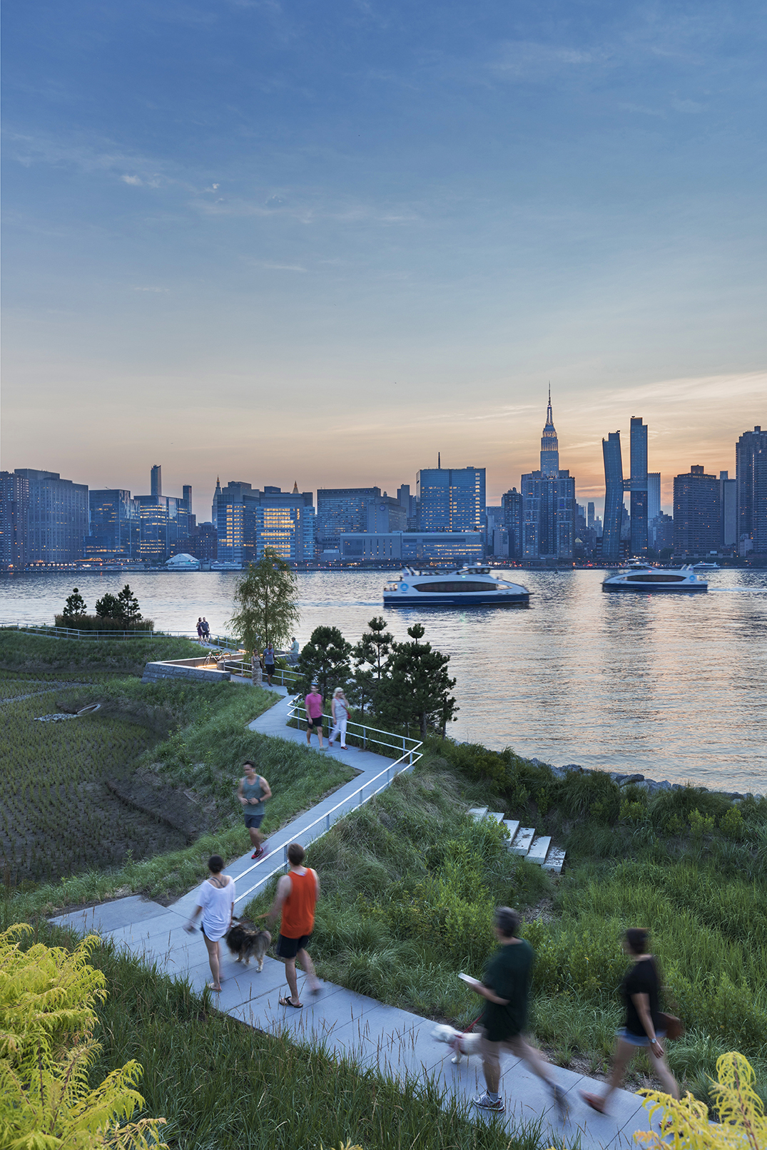 Hunter's Point South Waterfront Park by SWA/Balsley, WEISS/MANFREDI ...