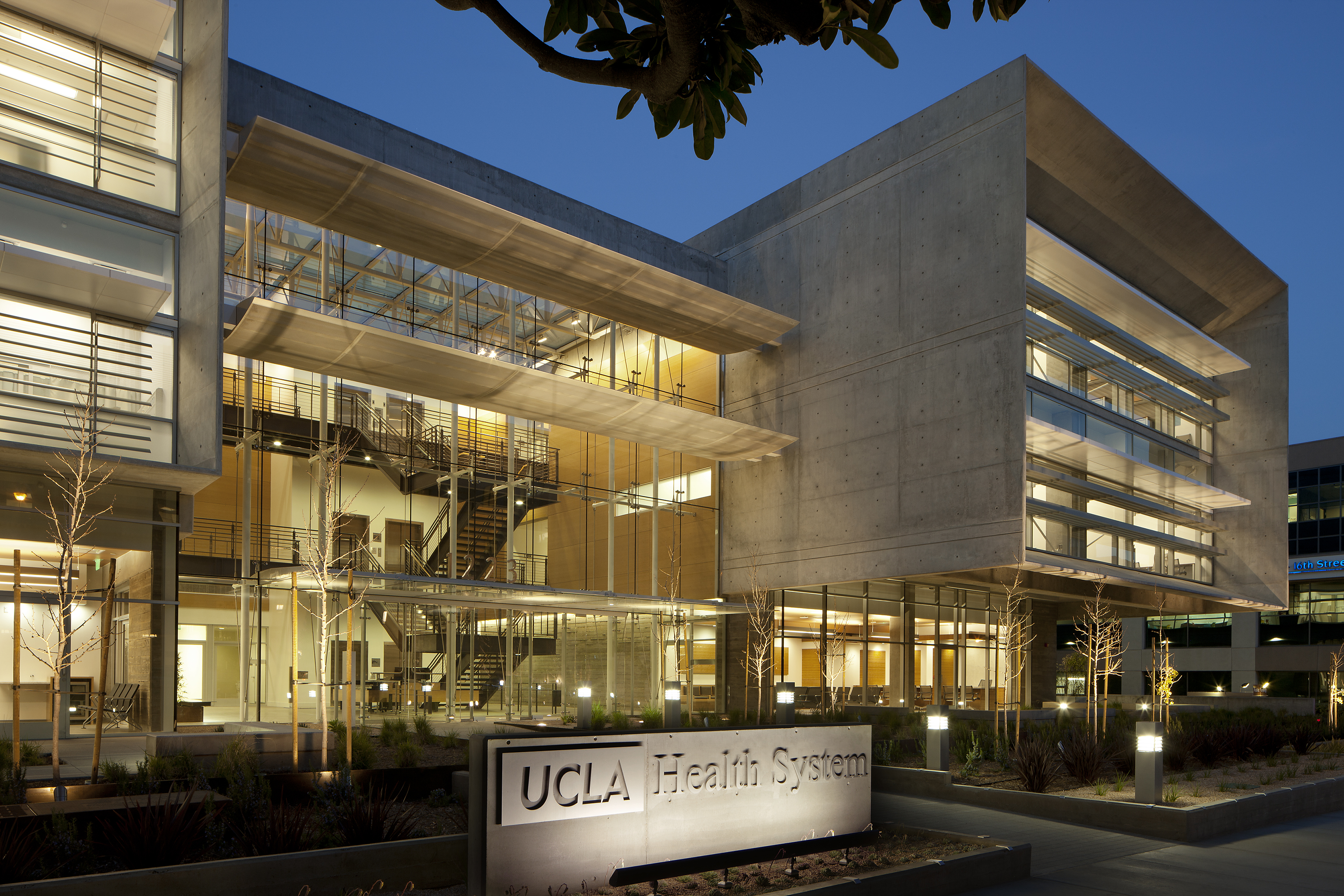 UCLA Outpatient Surgery and Oncology Center - Architizer