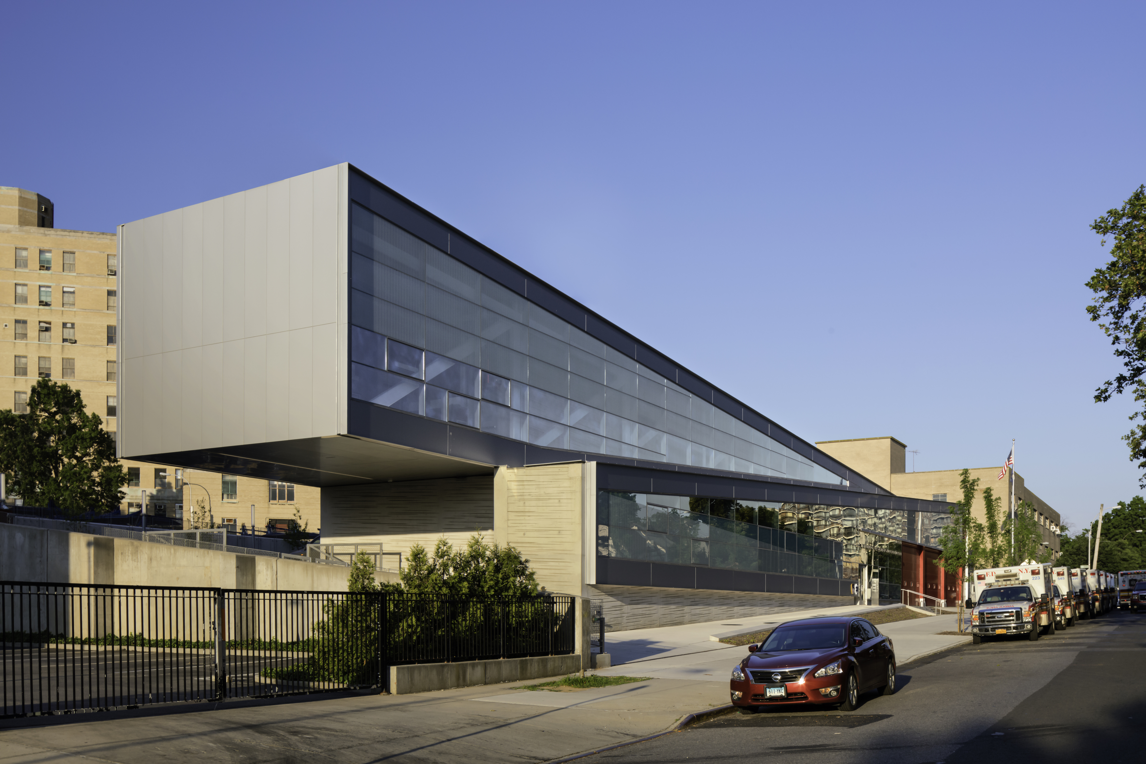 Restless Response: Emergency Medical Station 50 by Dean/Wolf Architects ...
