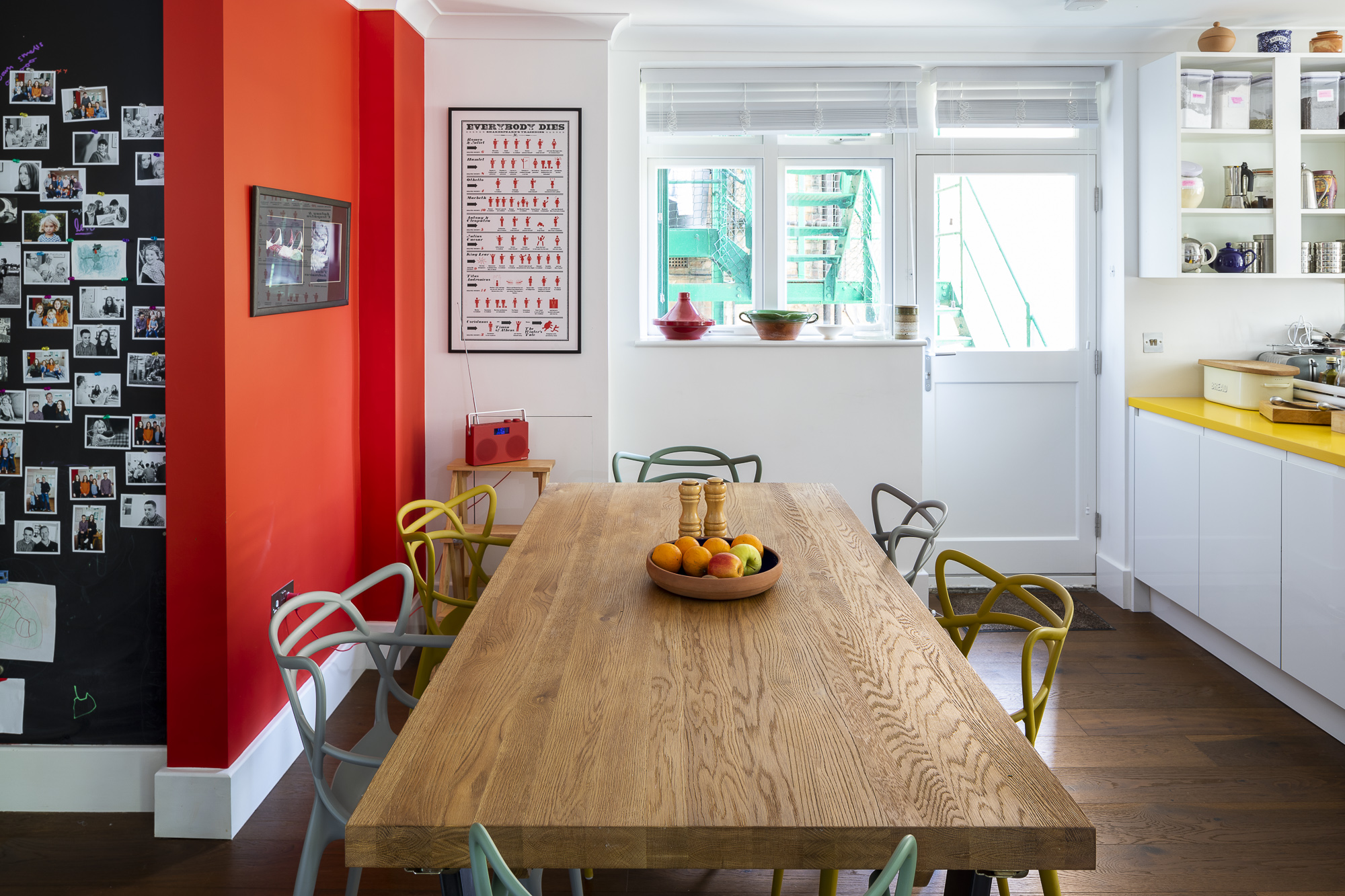 Mondrian Apartment in West Hampstead, London by VORBILD Architecture ...