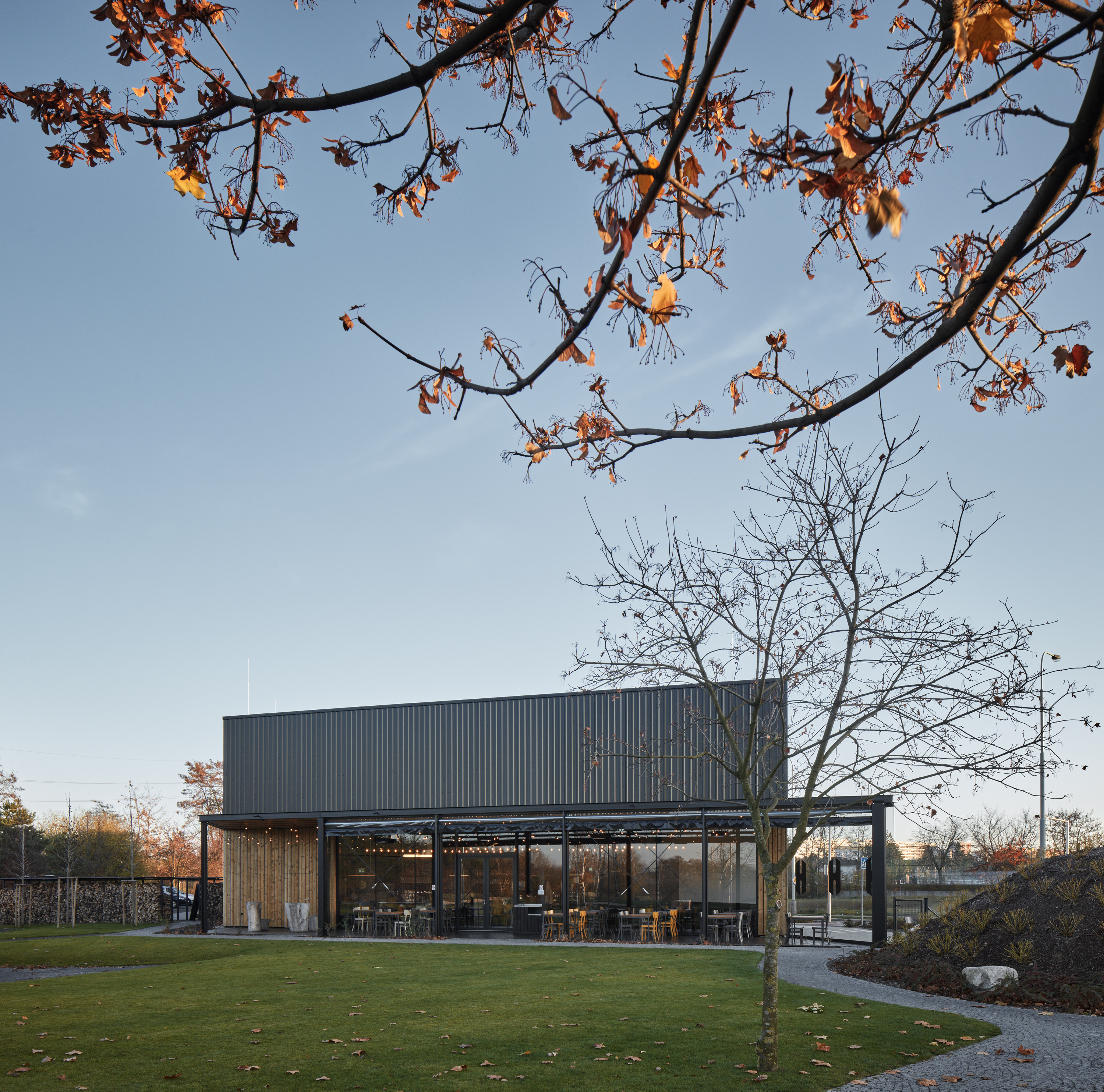 Hostivar H2 – Brewery with restaurant and bakery by Photography&Concept ...