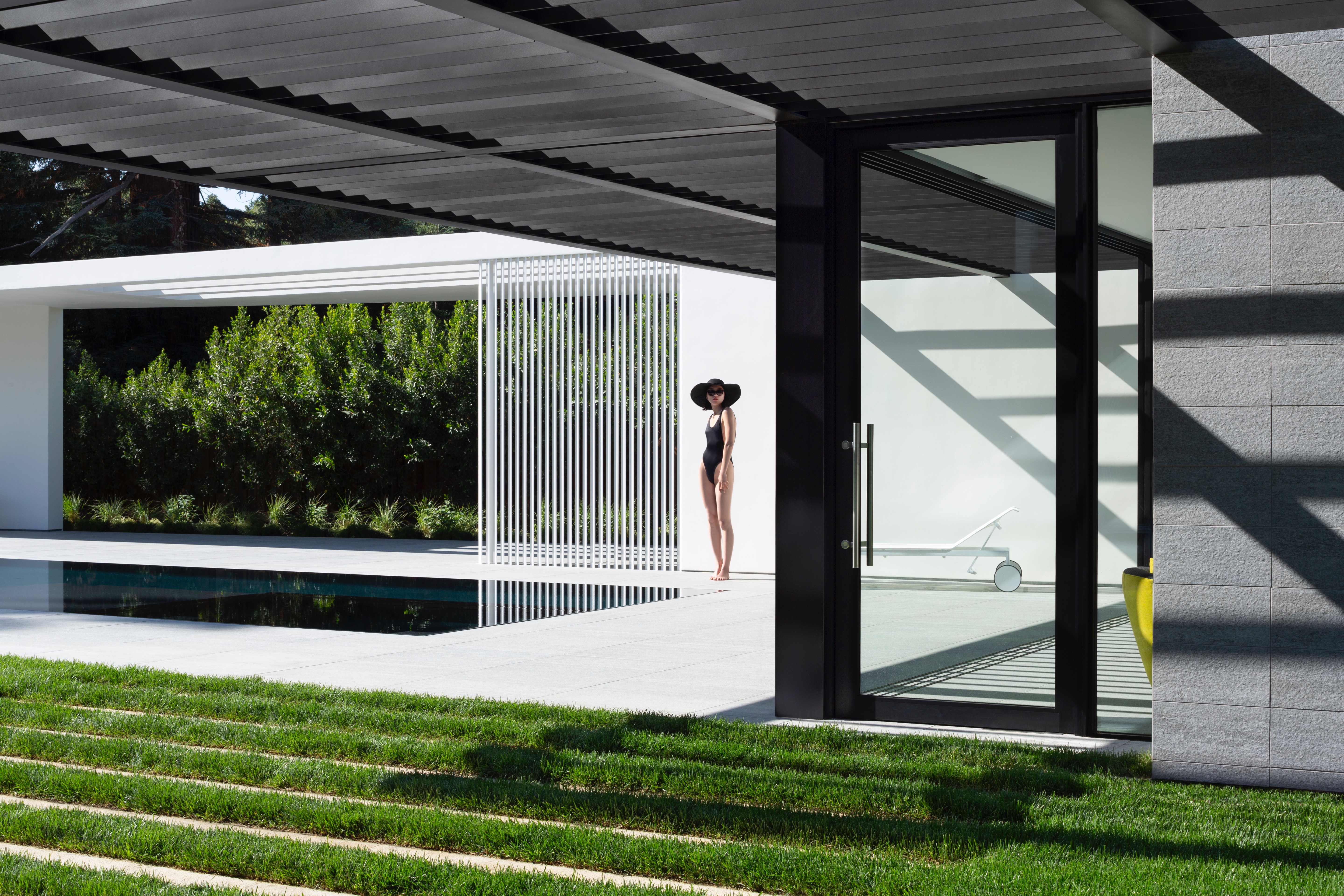 Flying V by modern house - Architizer
