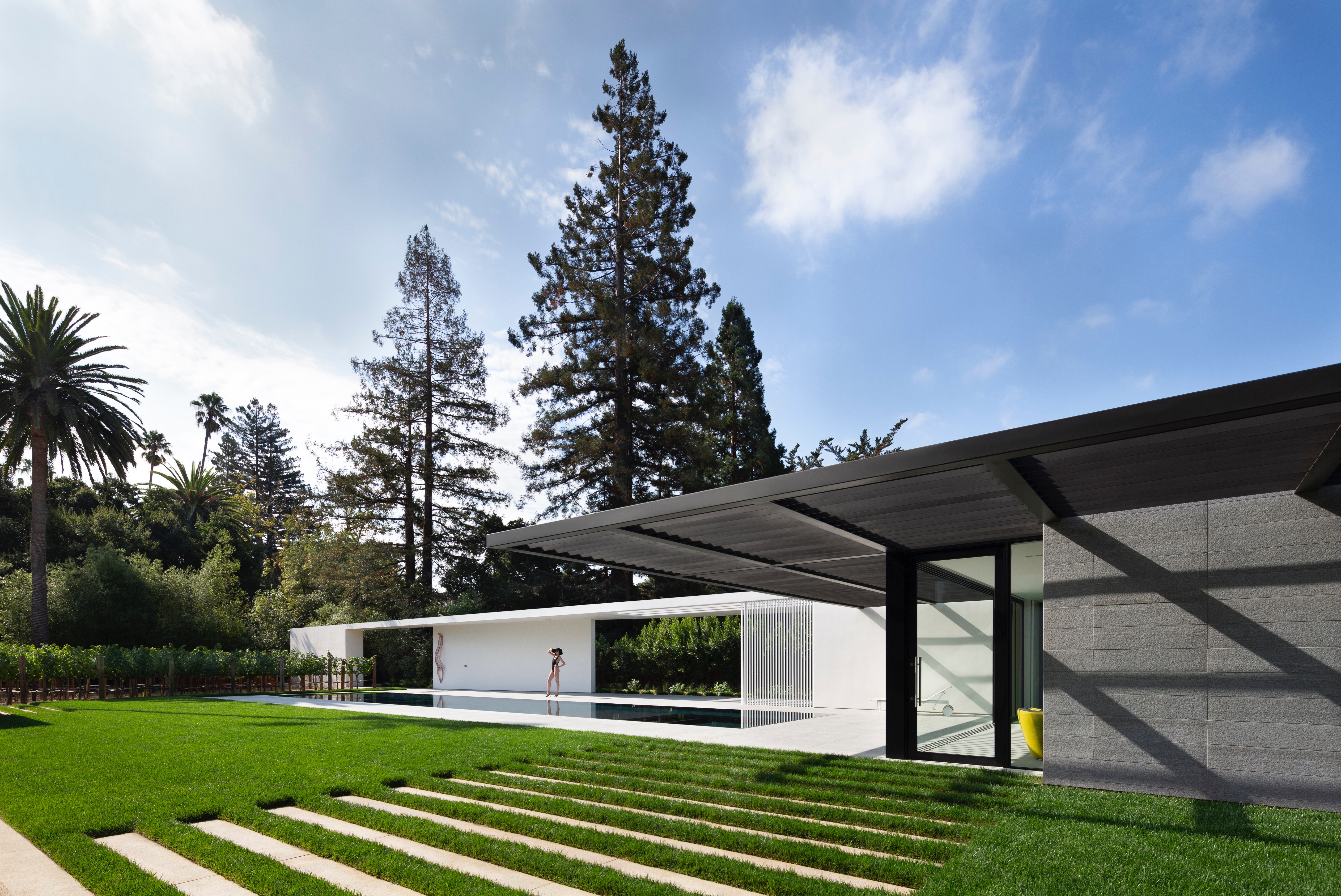 Flying V by modern house - Architizer