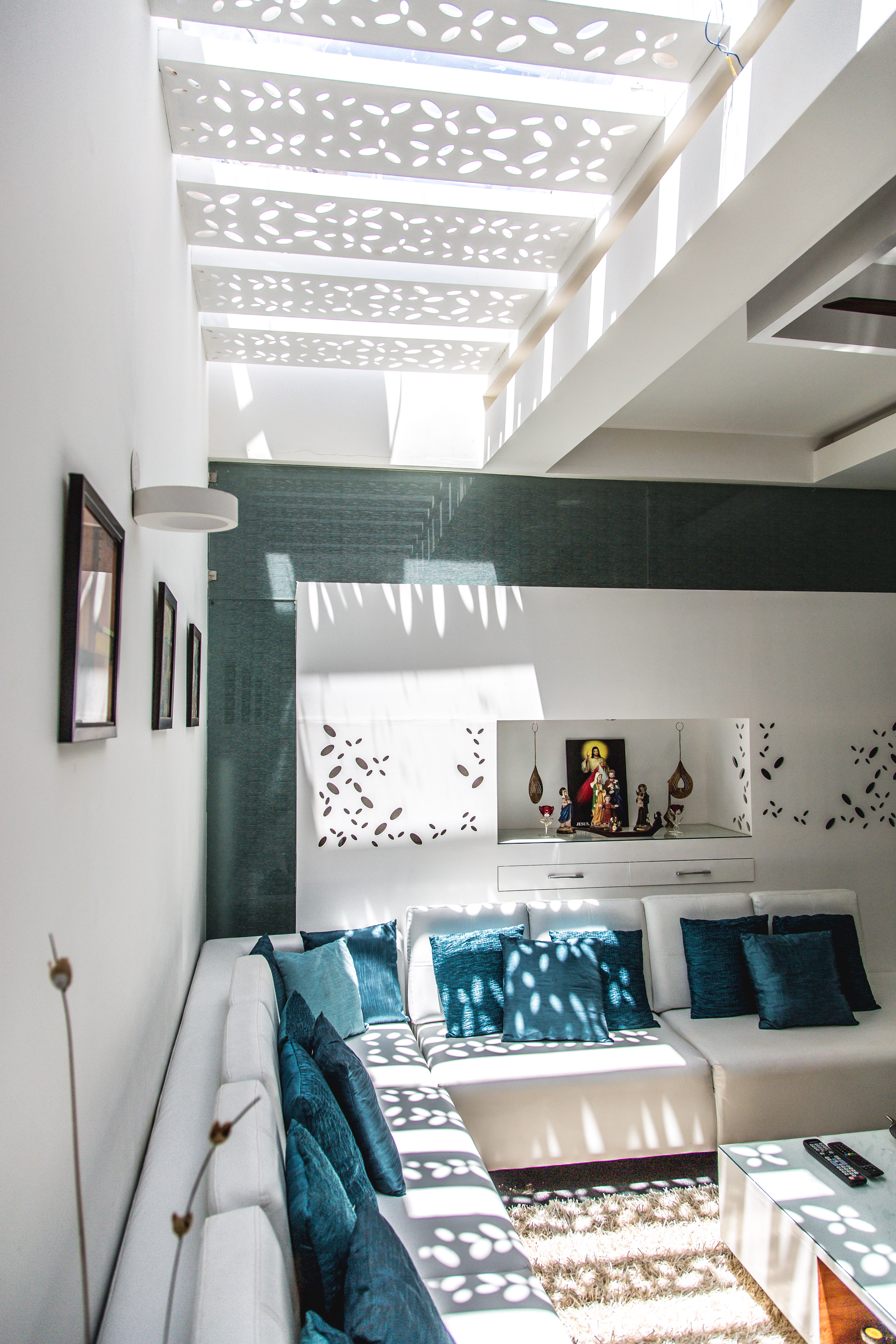 THE UNBOUND - A Home , A Piece Of Art . by Studio WhiteSCAPE - Architizer