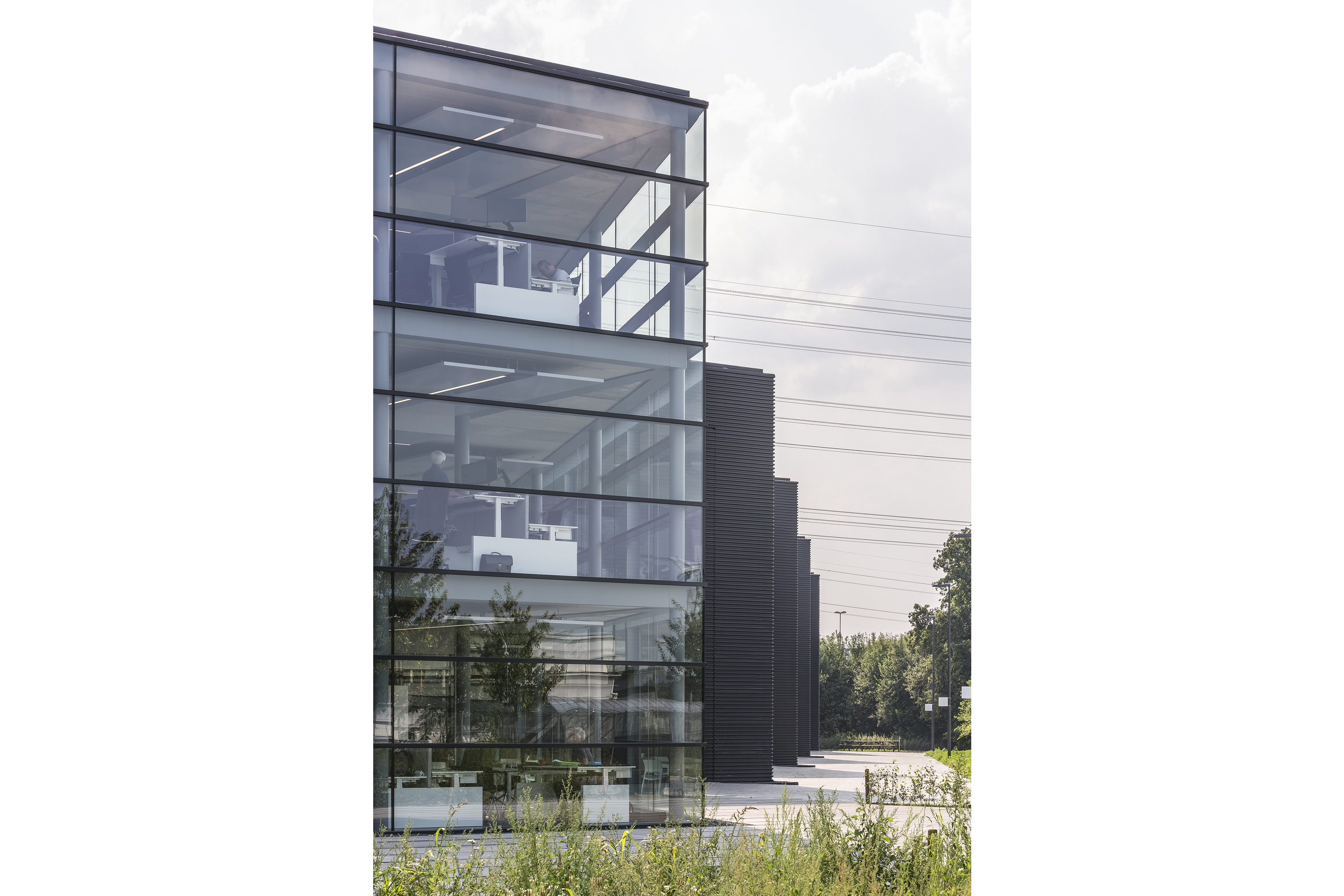 Lan Handling Technologies by cepezed - Architizer