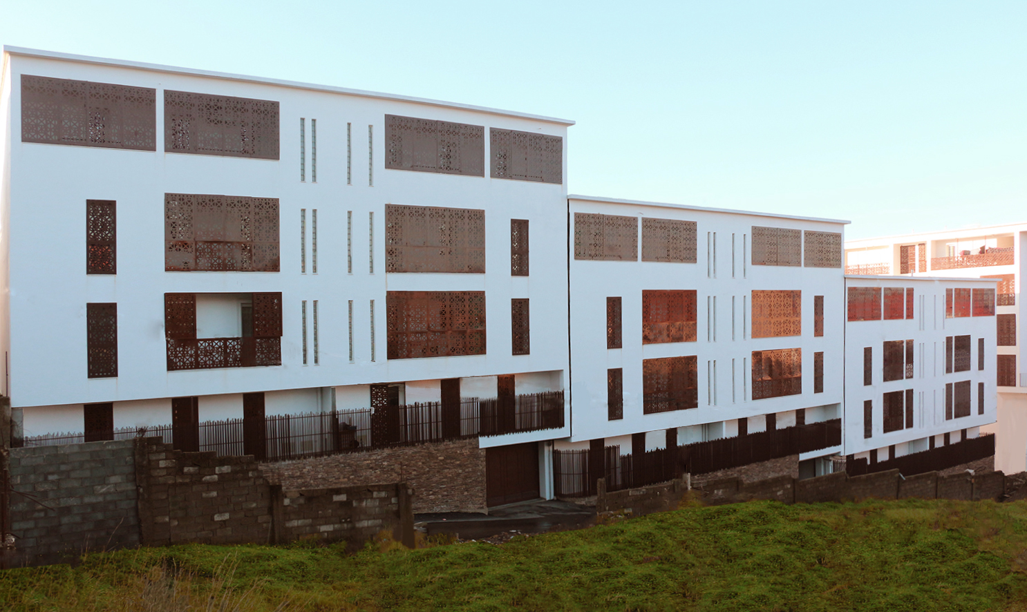 Tirsatine Residential Buildings by Atelier Messaoudi Architectes ...