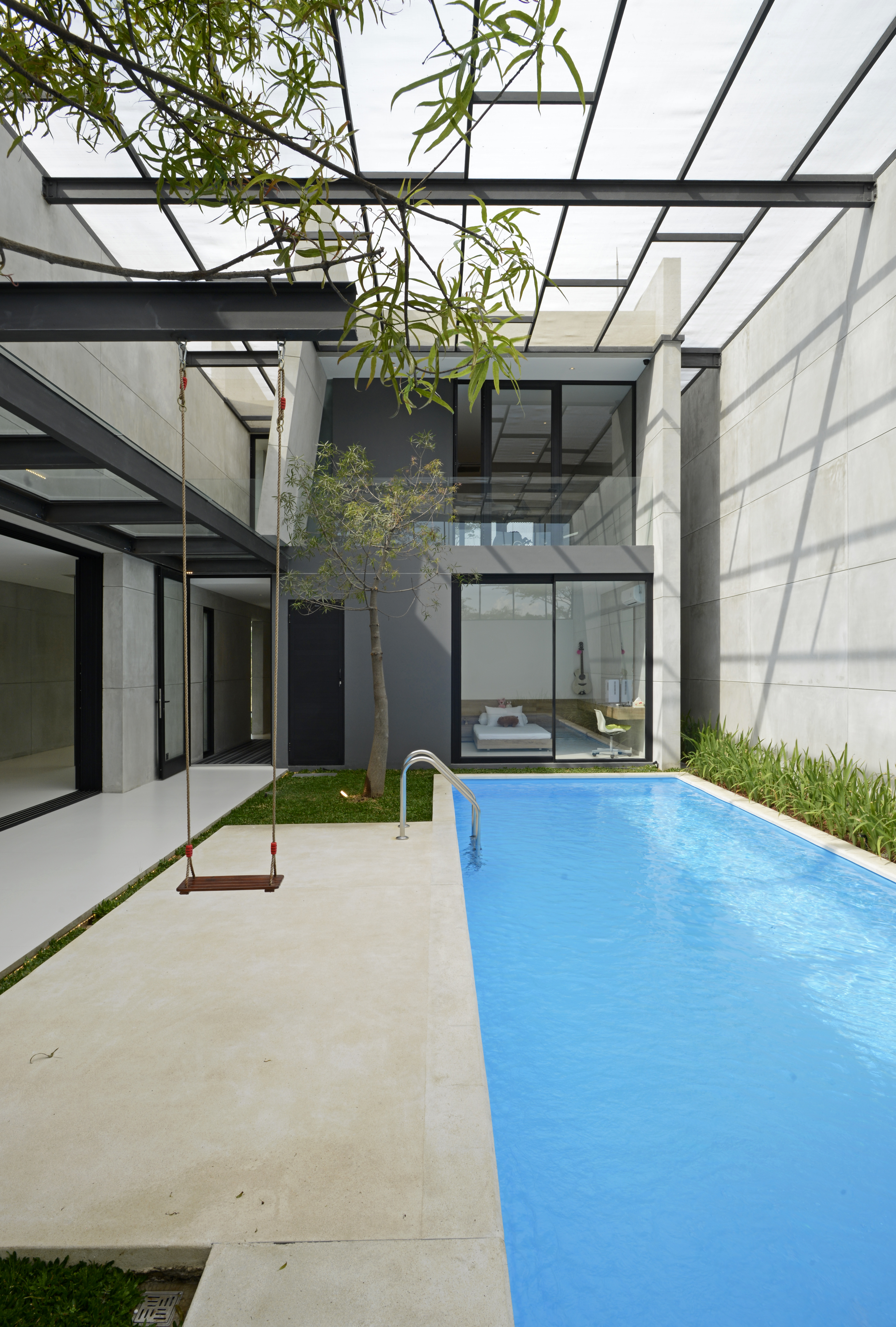 JJ House by IVAN PRIATMAN ARCHITECTURE - Architizer