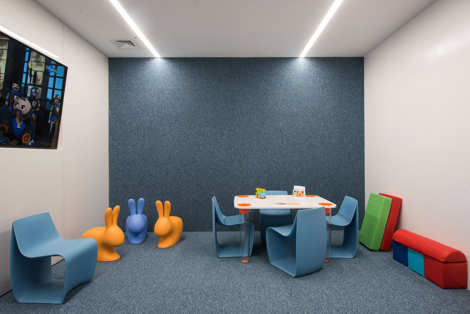 Topaz Lounge / Koltsovo airport by za bor architects - Architizer