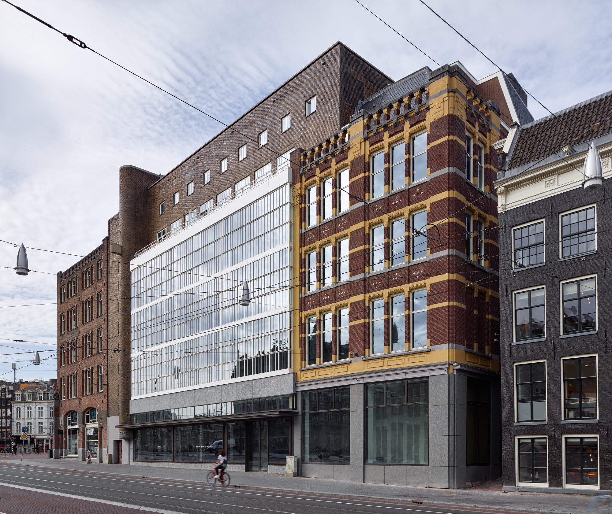 Department store Vroom & Dreesmann by Office Winhov - Architizer