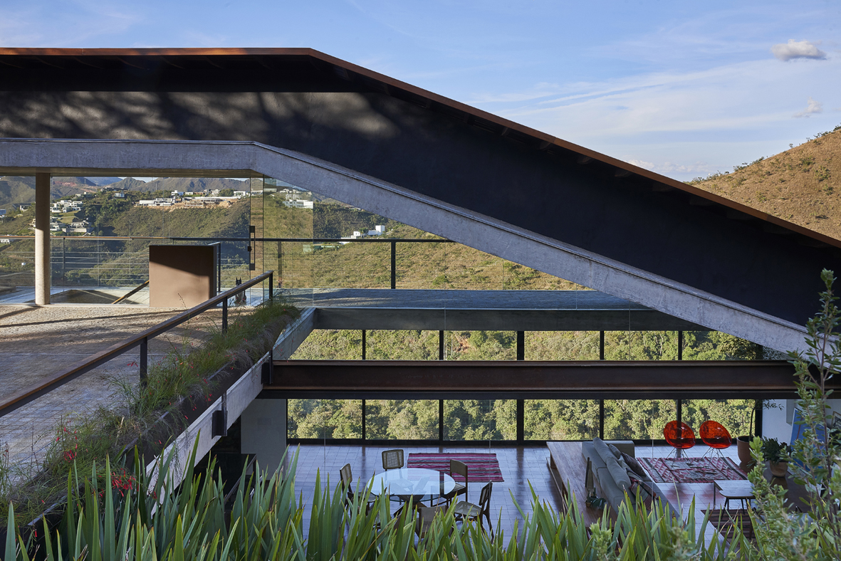 Inclined Slab House by TETRO ARQUITETURA - Architizer