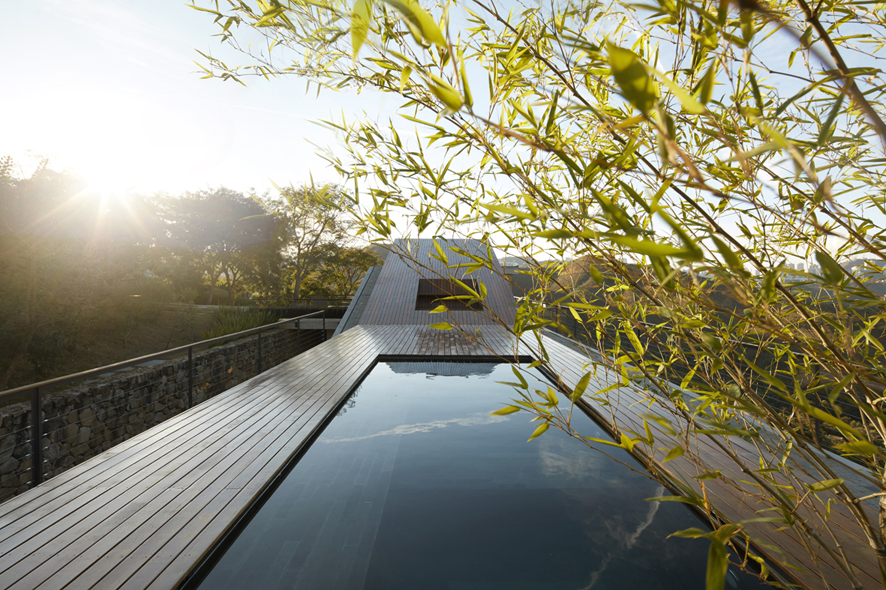 Inclined Slab House by TETRO ARQUITETURA - Architizer