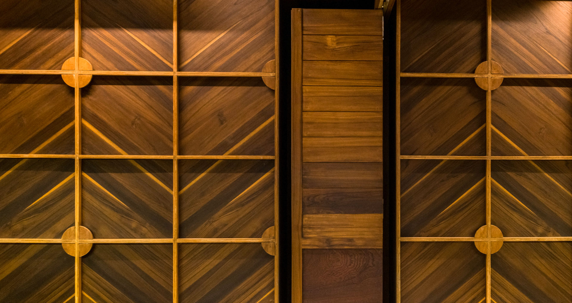 NP Office by Studio Saransh - Architizer