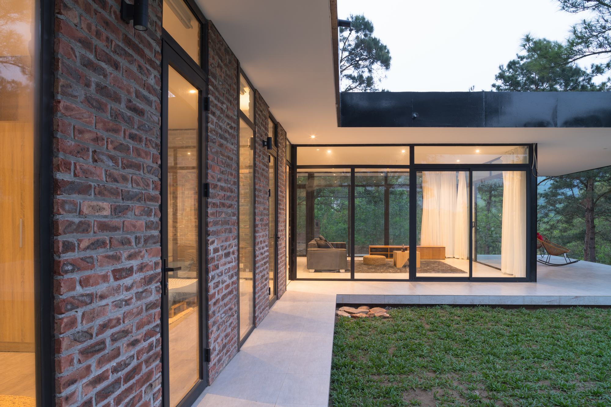 House under the Pines by idee architects Vietnam - Architizer