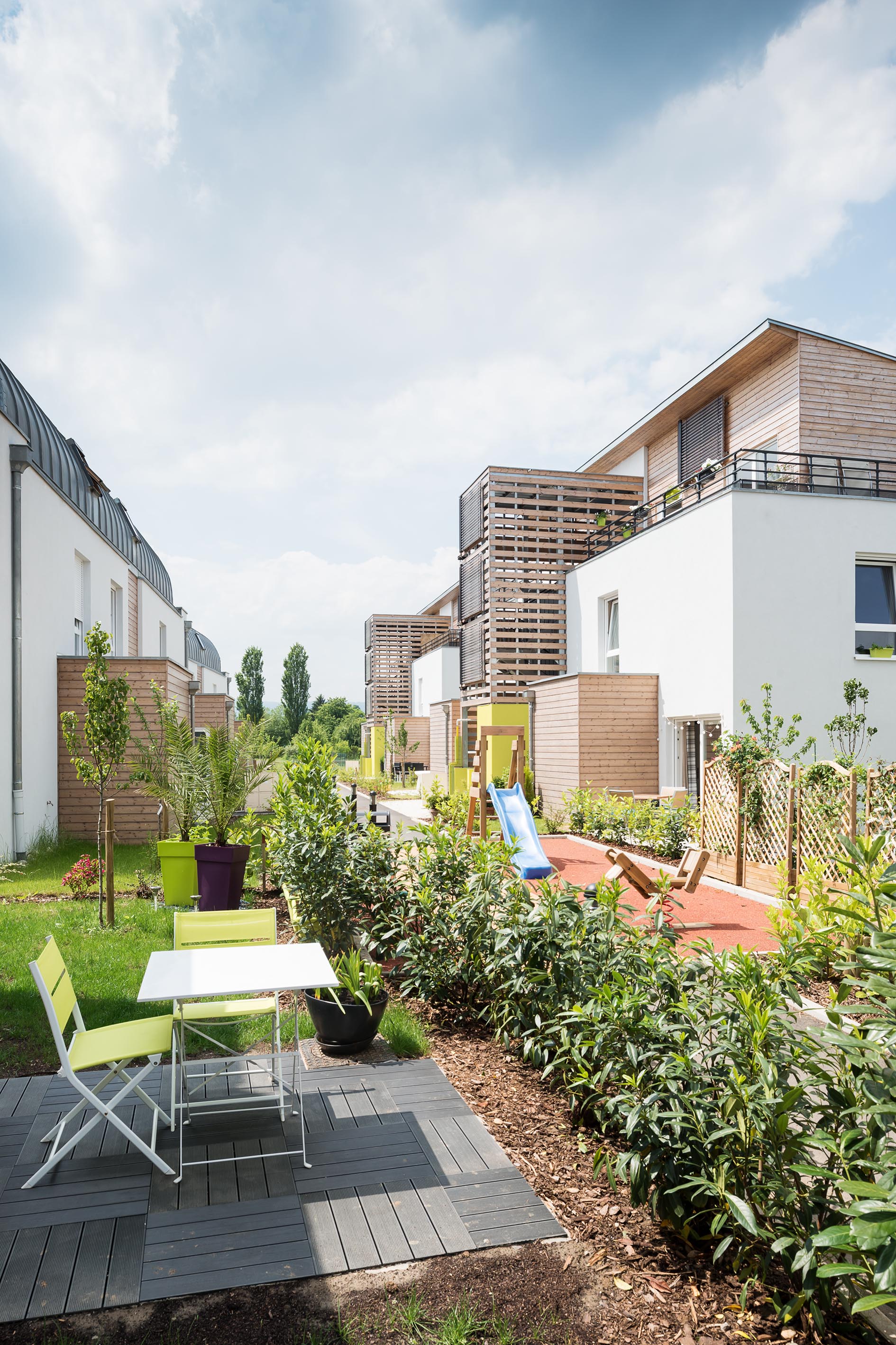 36 logements collectifs et 6 maisons individuelles BBC by S&AA - Architizer