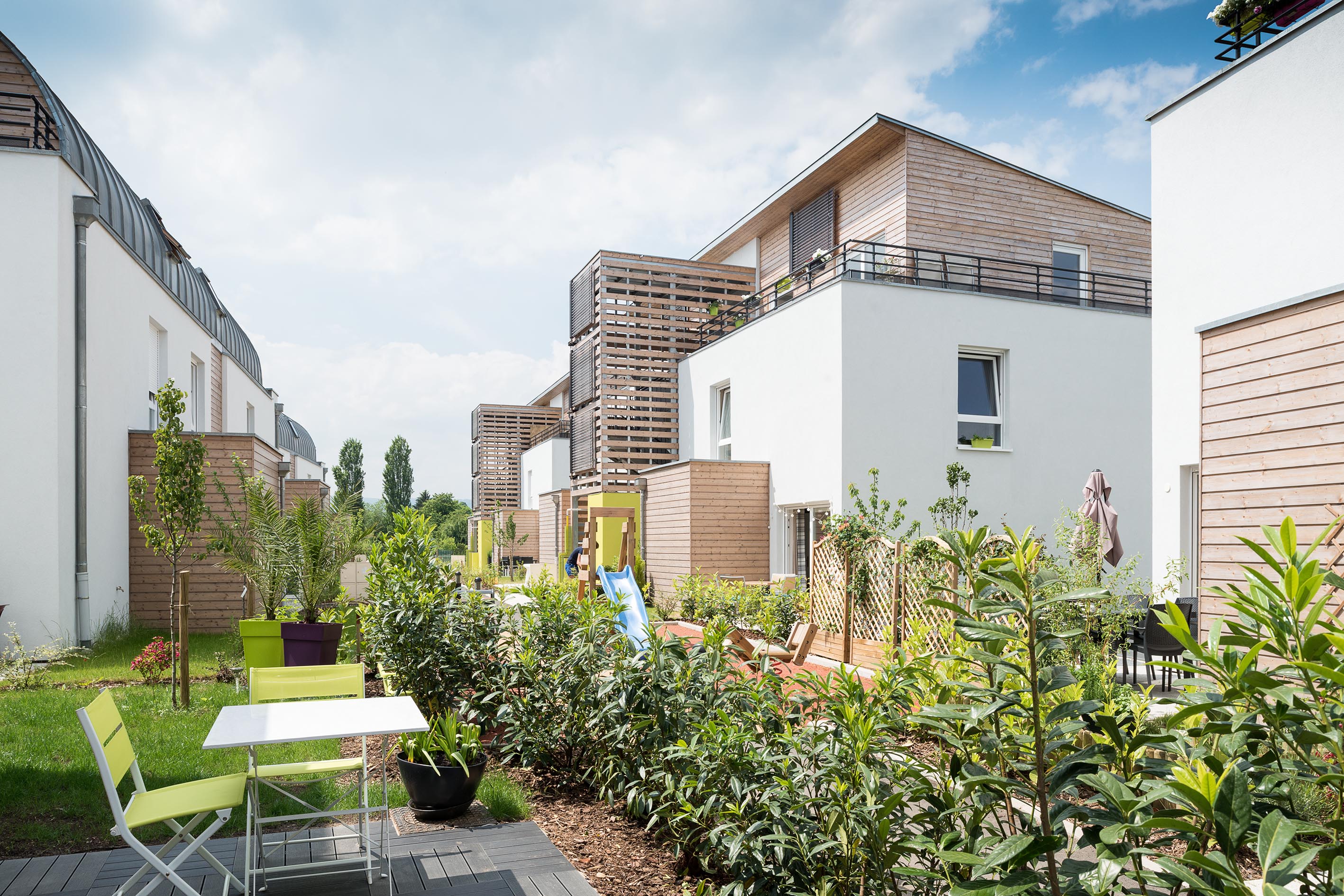36 logements collectifs et 6 maisons individuelles BBC by S&AA - Architizer