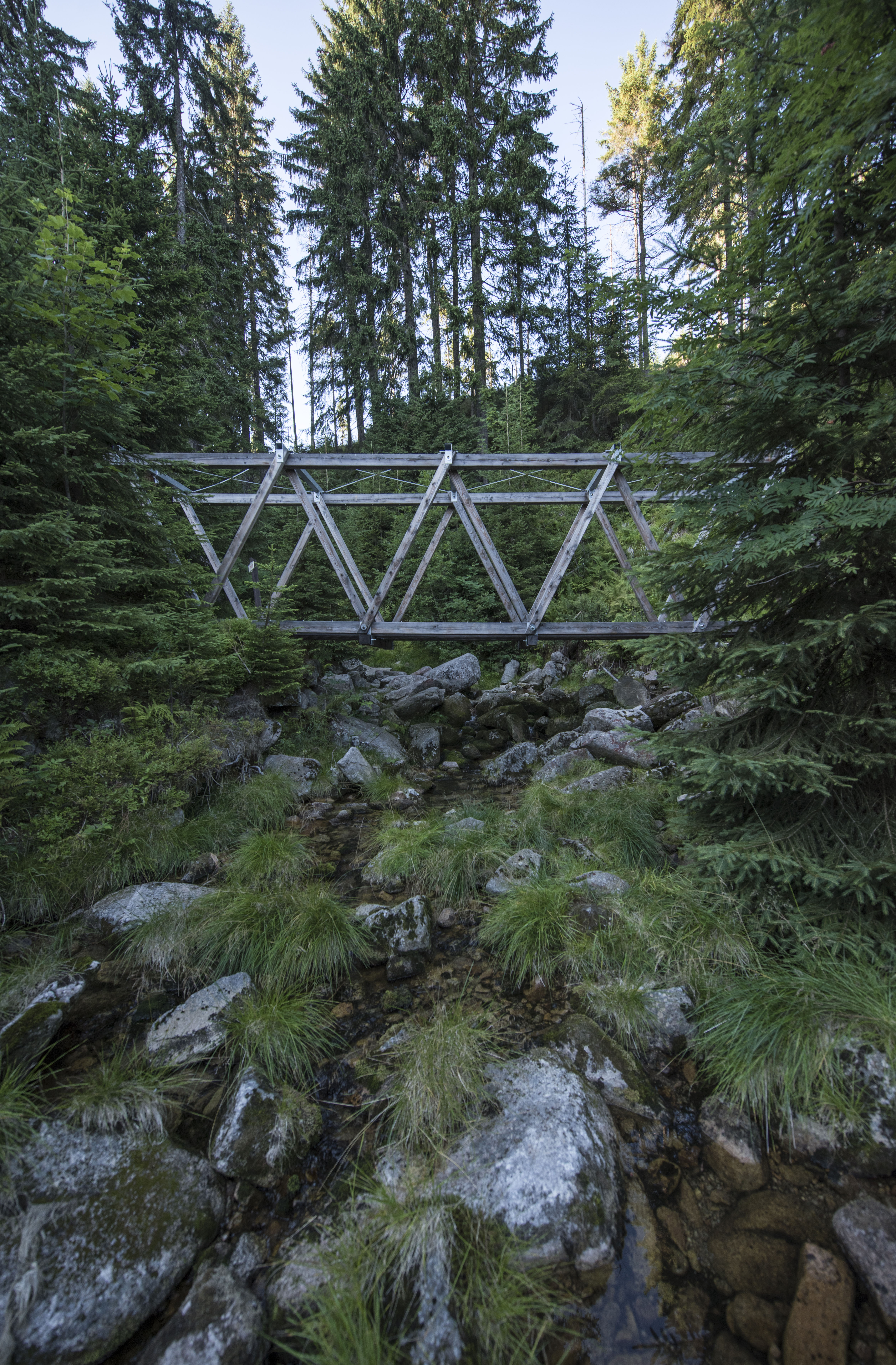 Footbridge across the Bear Brook by 1:1 lab - Architizer