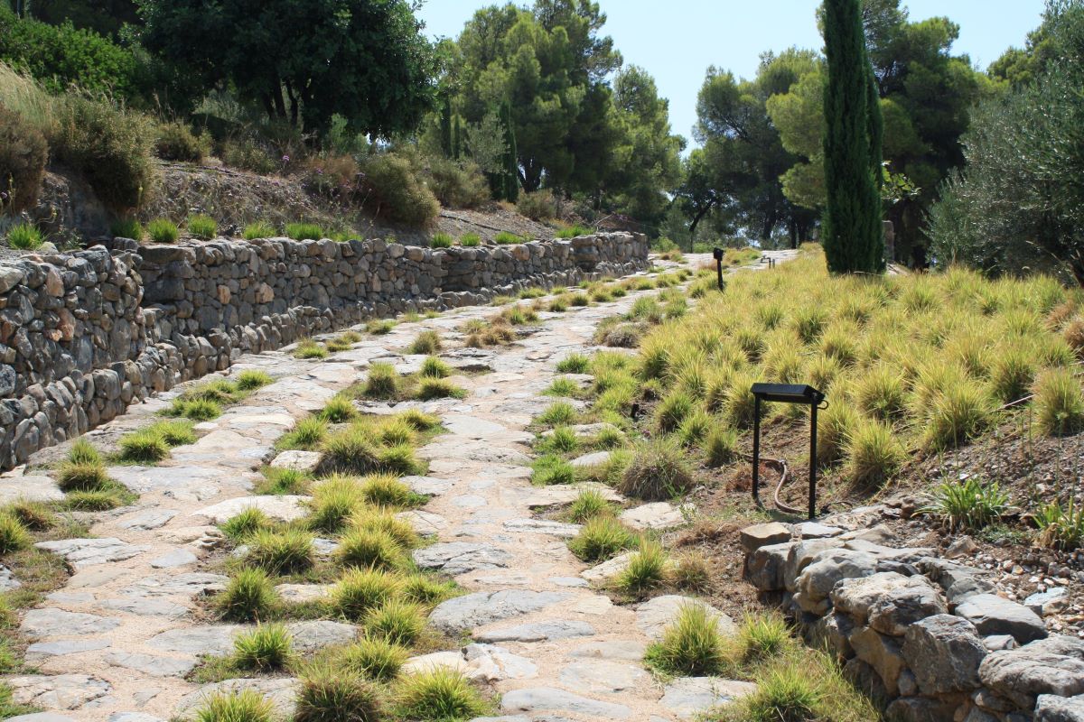 Residential Landscape Design by KTLA Landscape Architects ltd - Architizer