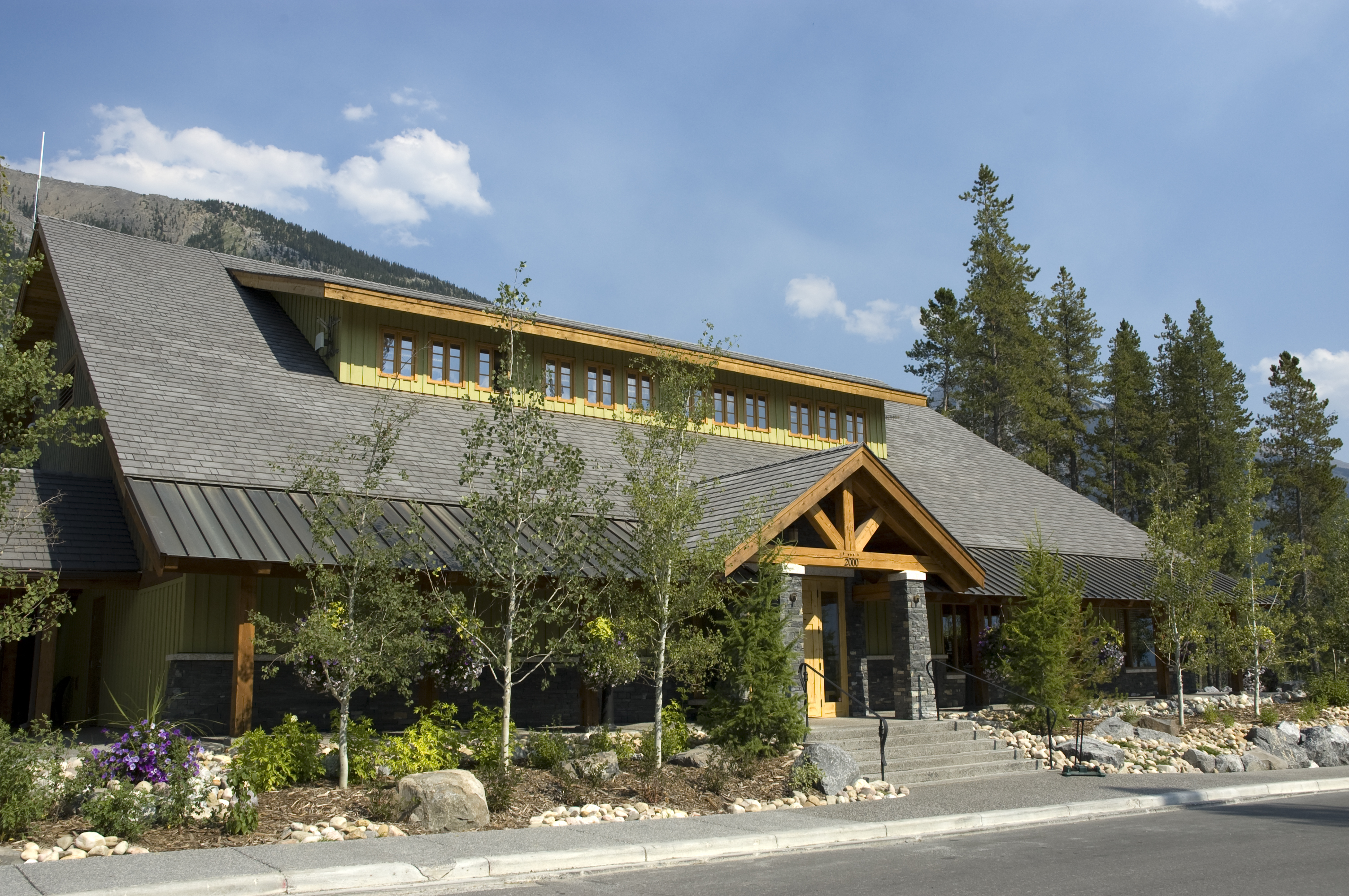 Silvertip Golf Course Clubhouse by NORR - Architizer