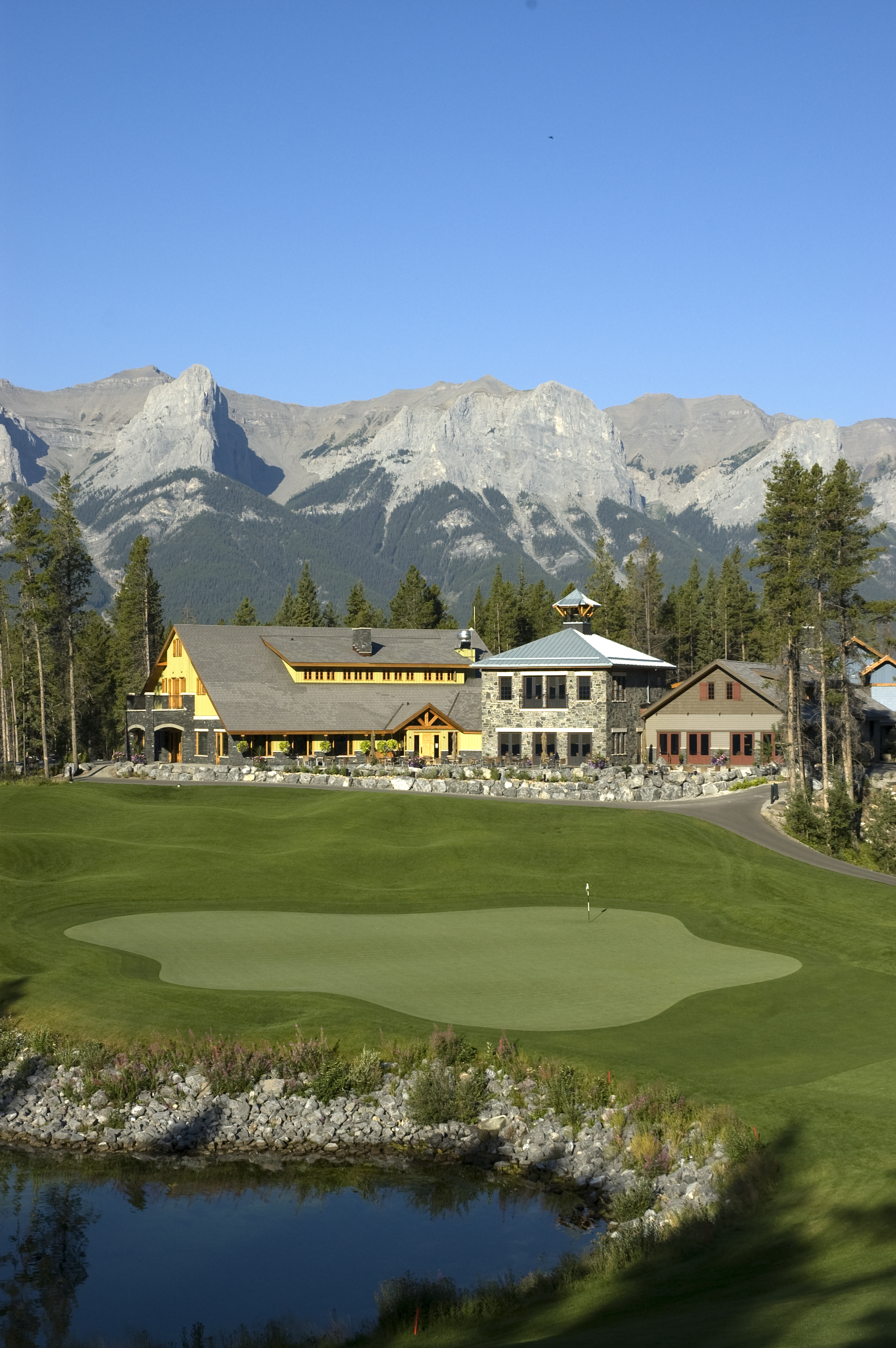 Silvertip Golf Course Clubhouse by NORR - Architizer