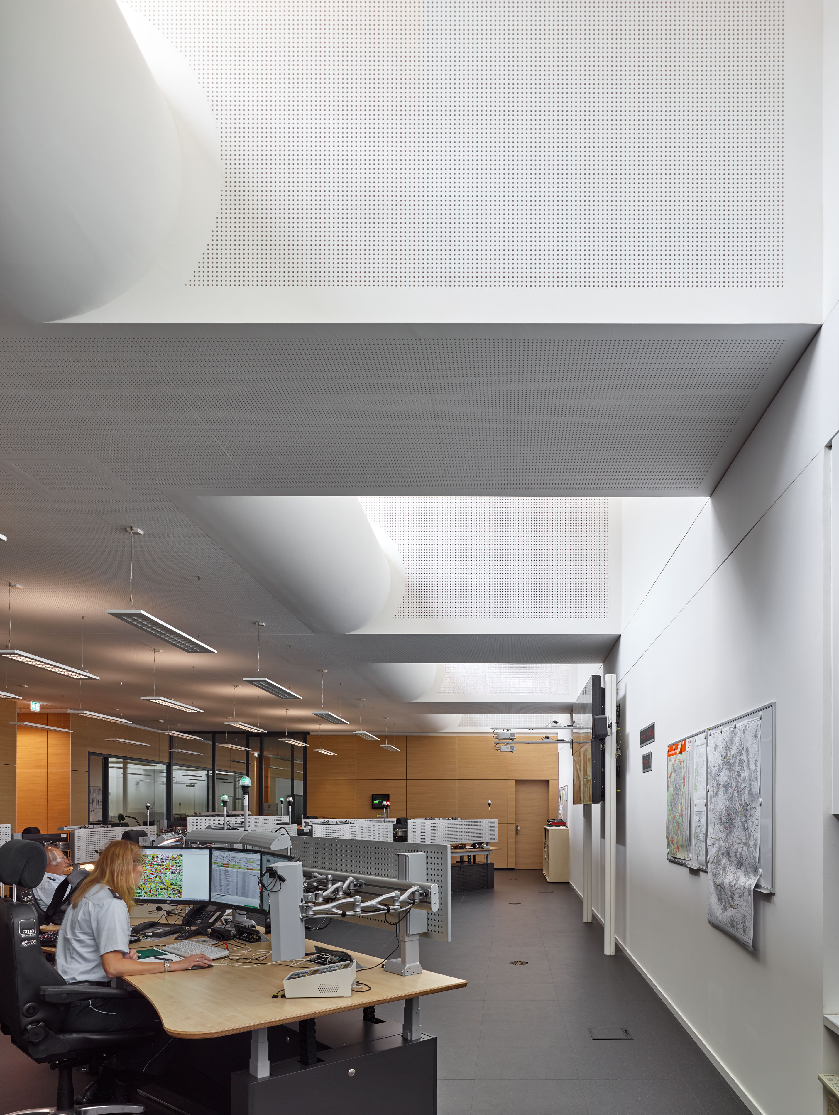 Idea 2938869: Command and Situation Centre of the Stuttgart Police ...