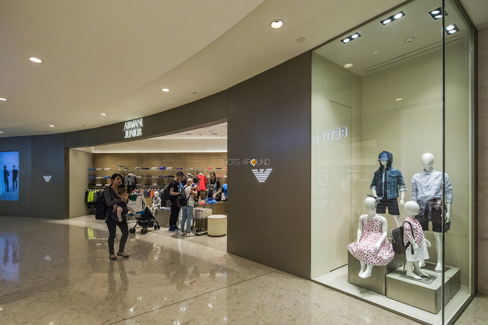 Shanghai IFC (Shop Fronts) by SHOTS AROUND - Architizer