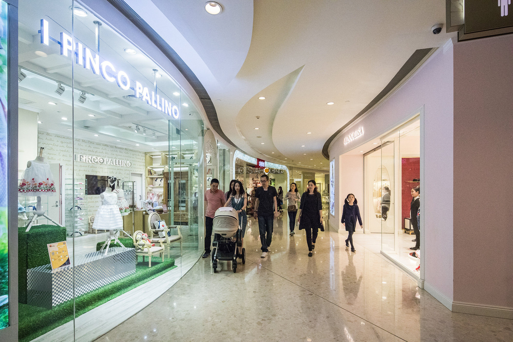 Shanghai IFC (Shop Fronts) by SHOTS AROUND - Architizer