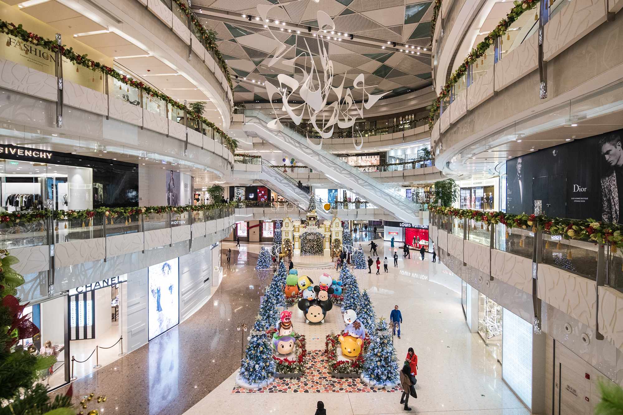 Shanghai IFC (Shop Fronts) by SHOTS AROUND - Architizer
