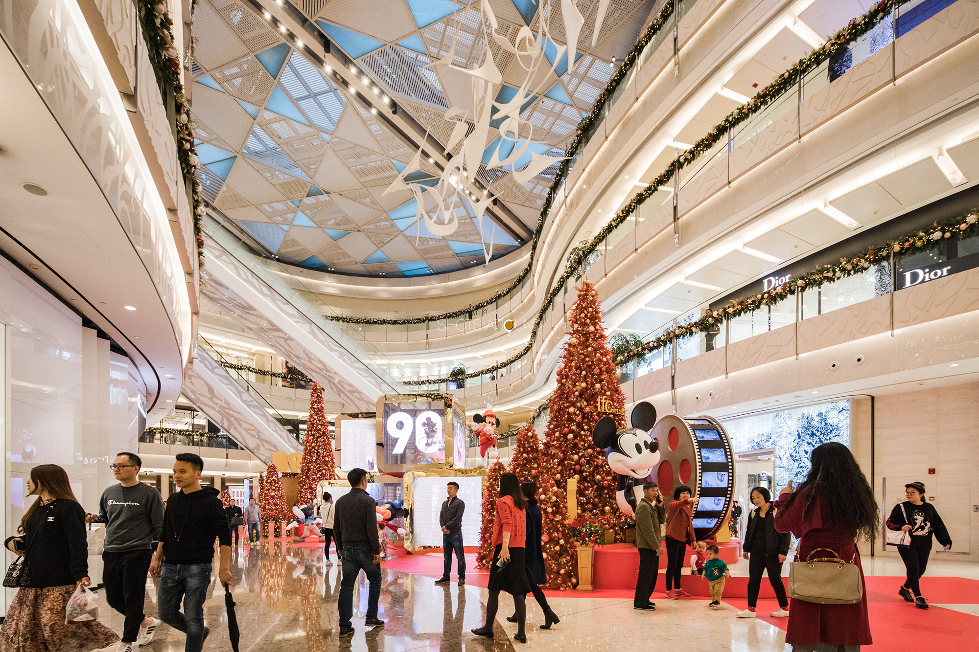 Shanghai IFC (Shop Fronts) by SHOTS AROUND - Architizer