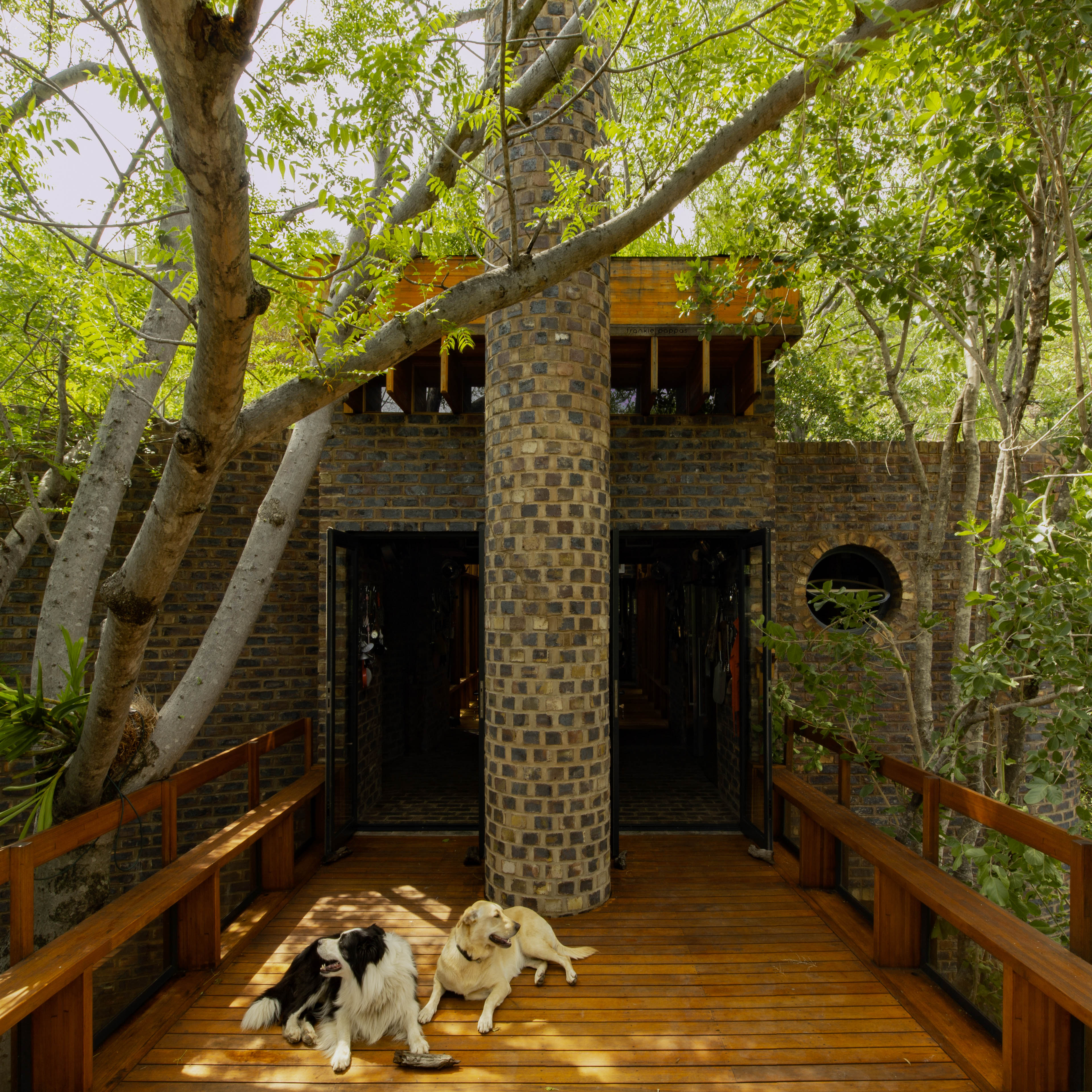Idea 2998789: House of the Big Arch by FrankiePappas in South Africa ...
