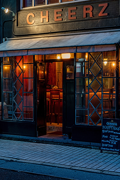 BAR CHEERZ by YUNAGI MIKI ZEROKOBO DESIGN - Architizer
