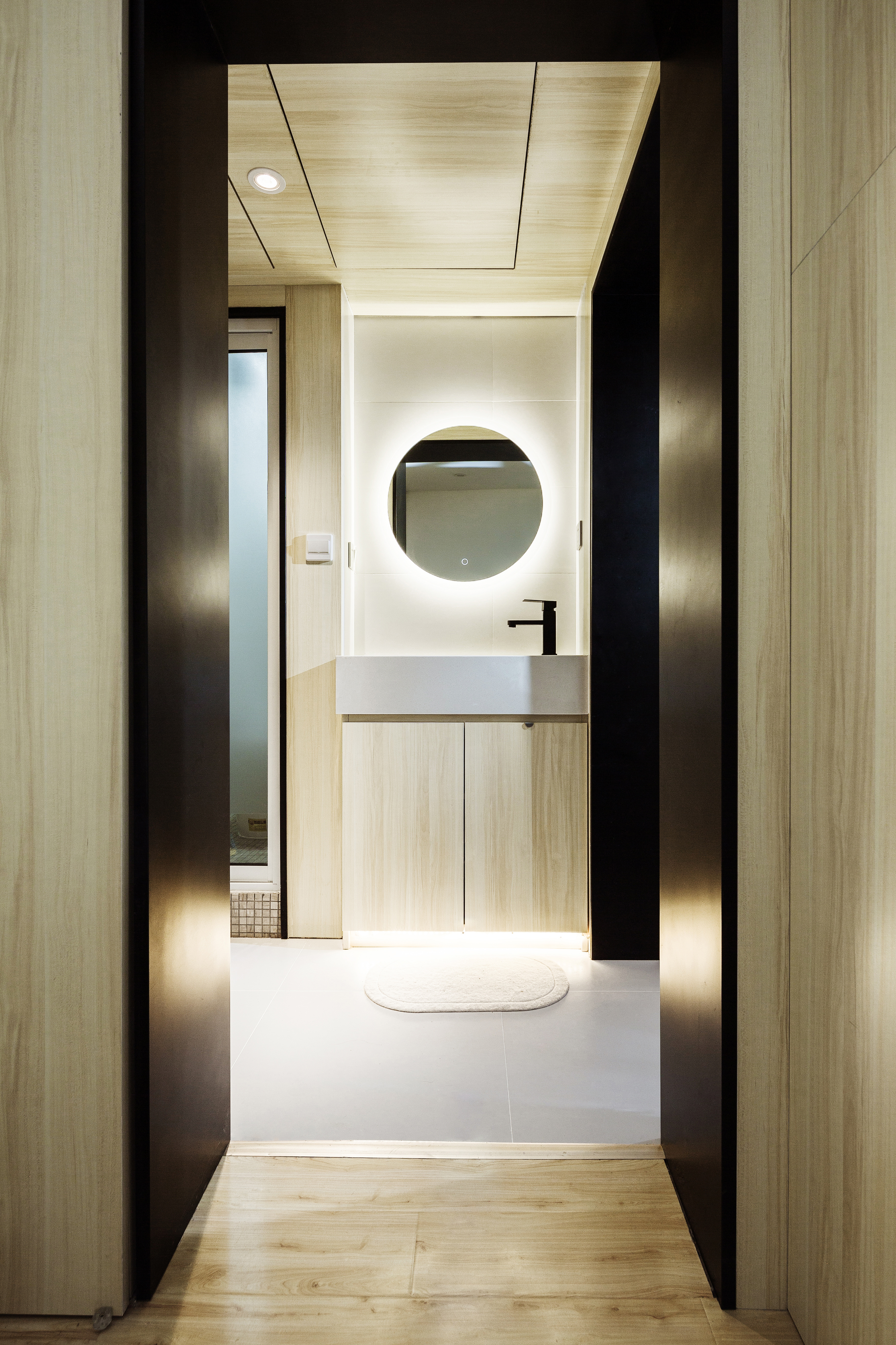 Folding space: 20 square meters house renovation by DAGA Architects ...