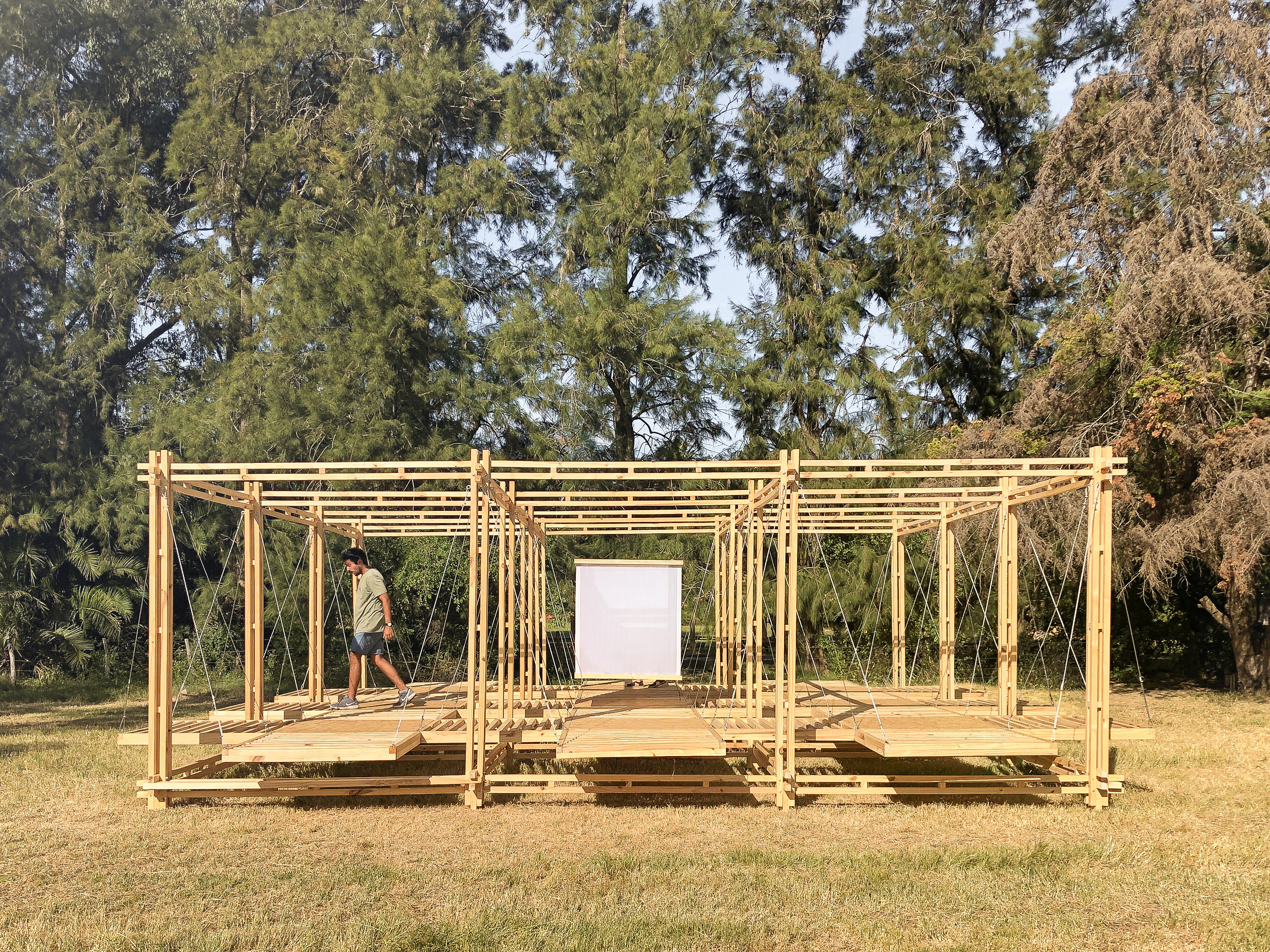 Cloud-Irons: 6 Buildings That Emphasize the Elevated Horizontal Plane ...