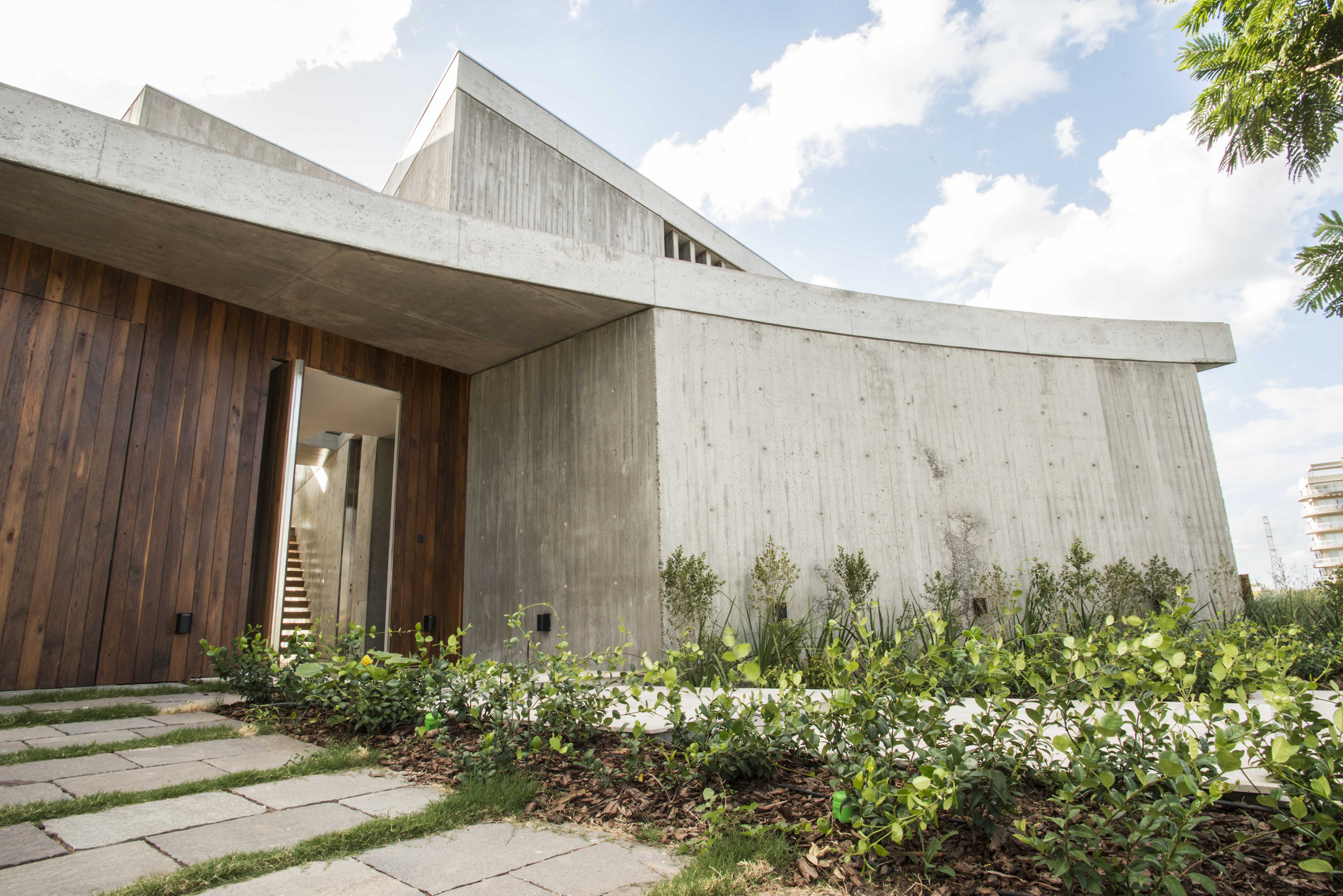 EA House by Estudio JUAN TRIVELLONI ARQUITECTURA - Architizer