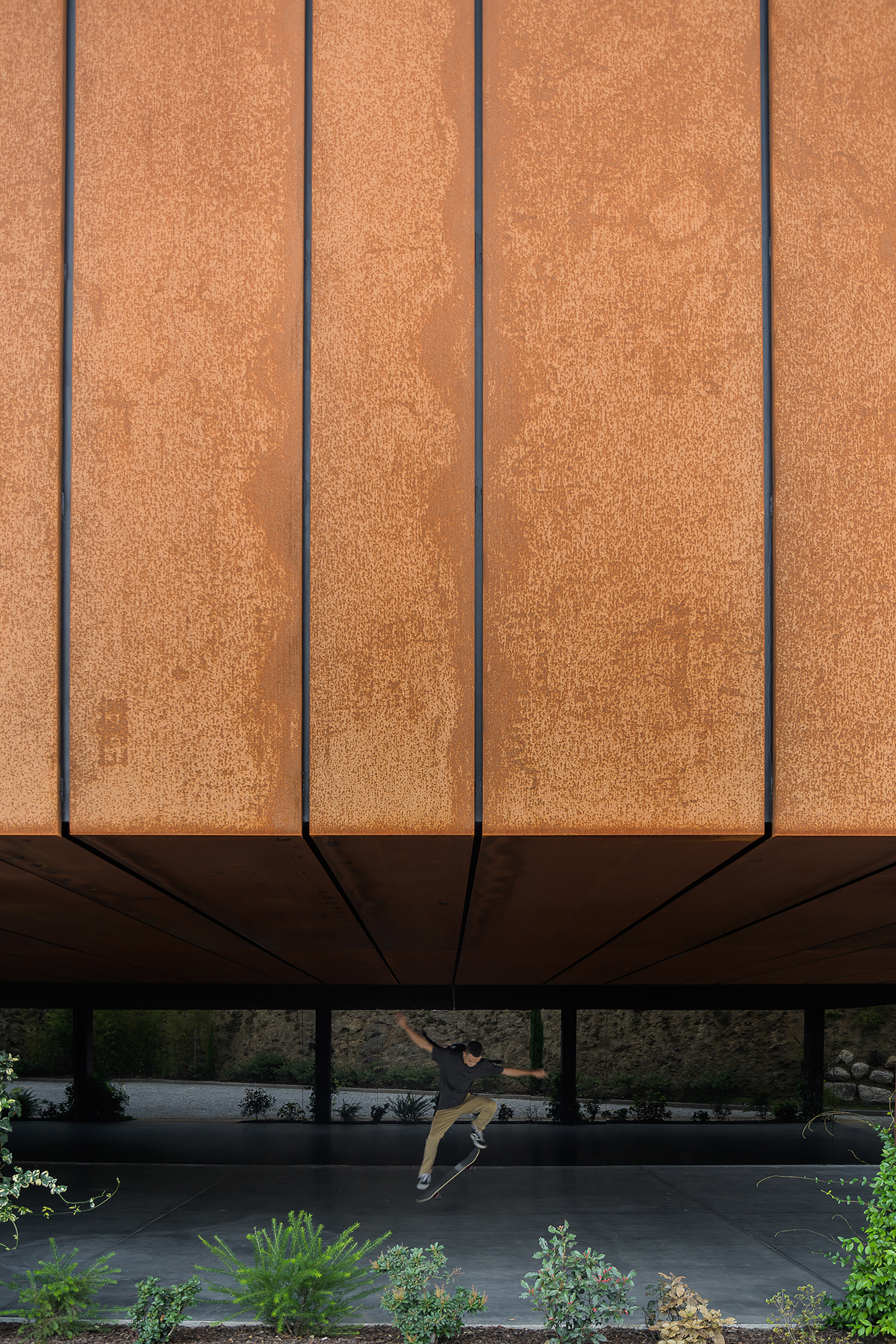 SUSPENDED MATTER BOX by MMVARQUITECTOS - Architizer