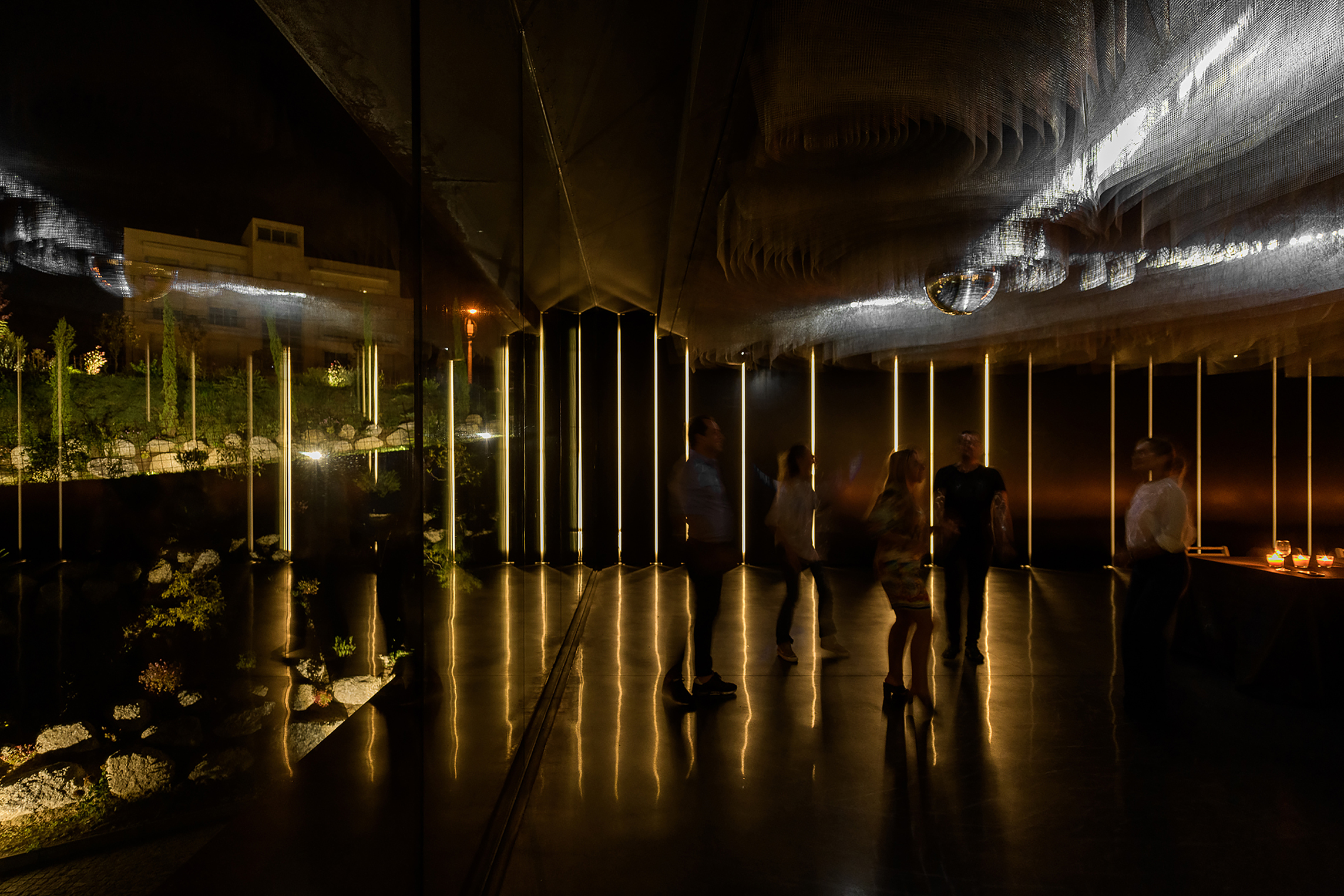 SUSPENDED MATTER BOX by MMVARQUITECTOS - Architizer