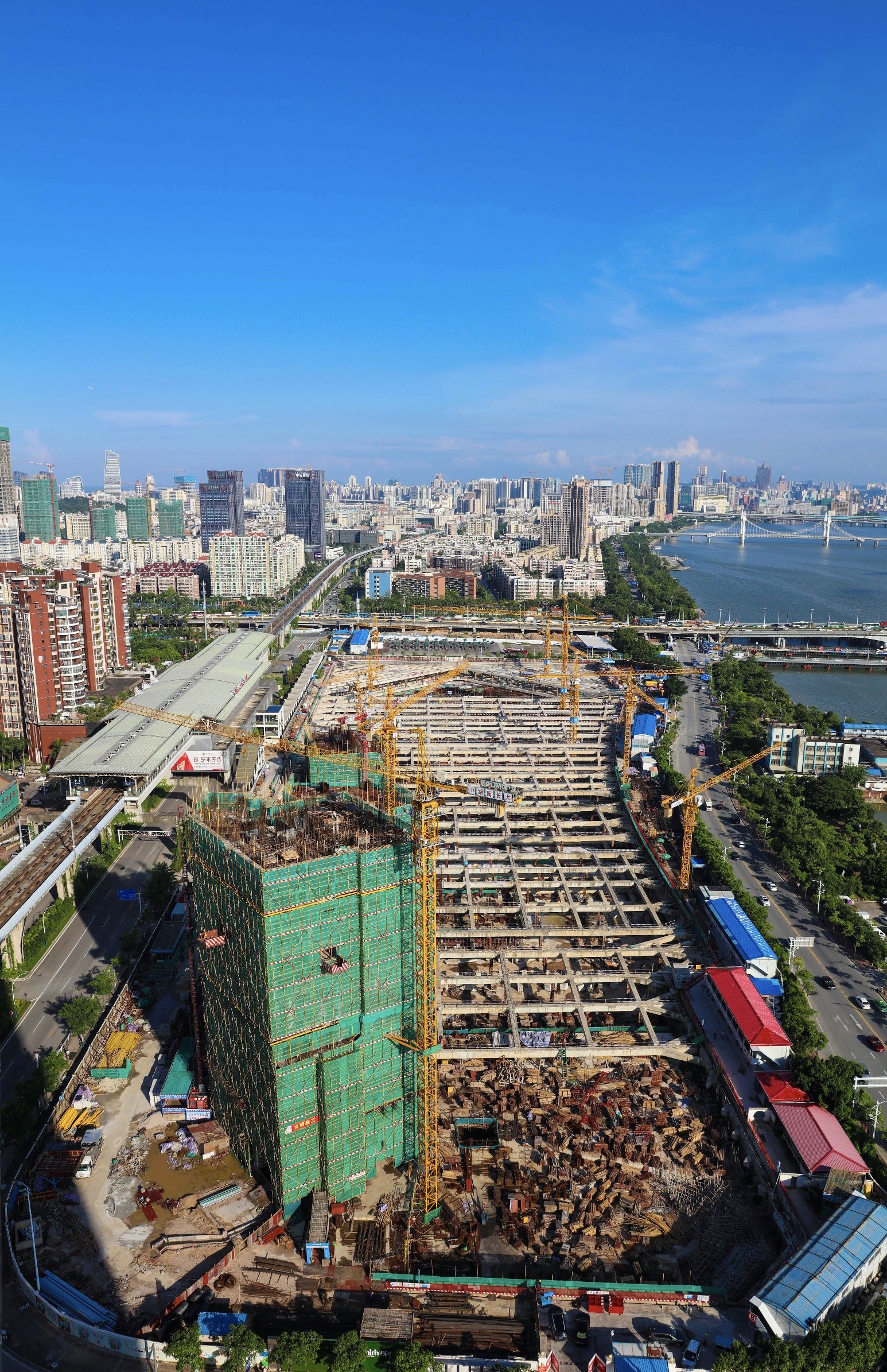 Unipark Commercial Center by HDA | Hugh Dutton Associés - Architizer