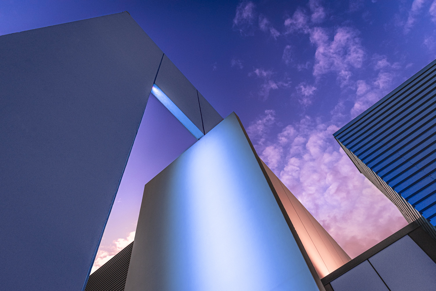 NTT VA 3 Data Center by HED - Architizer