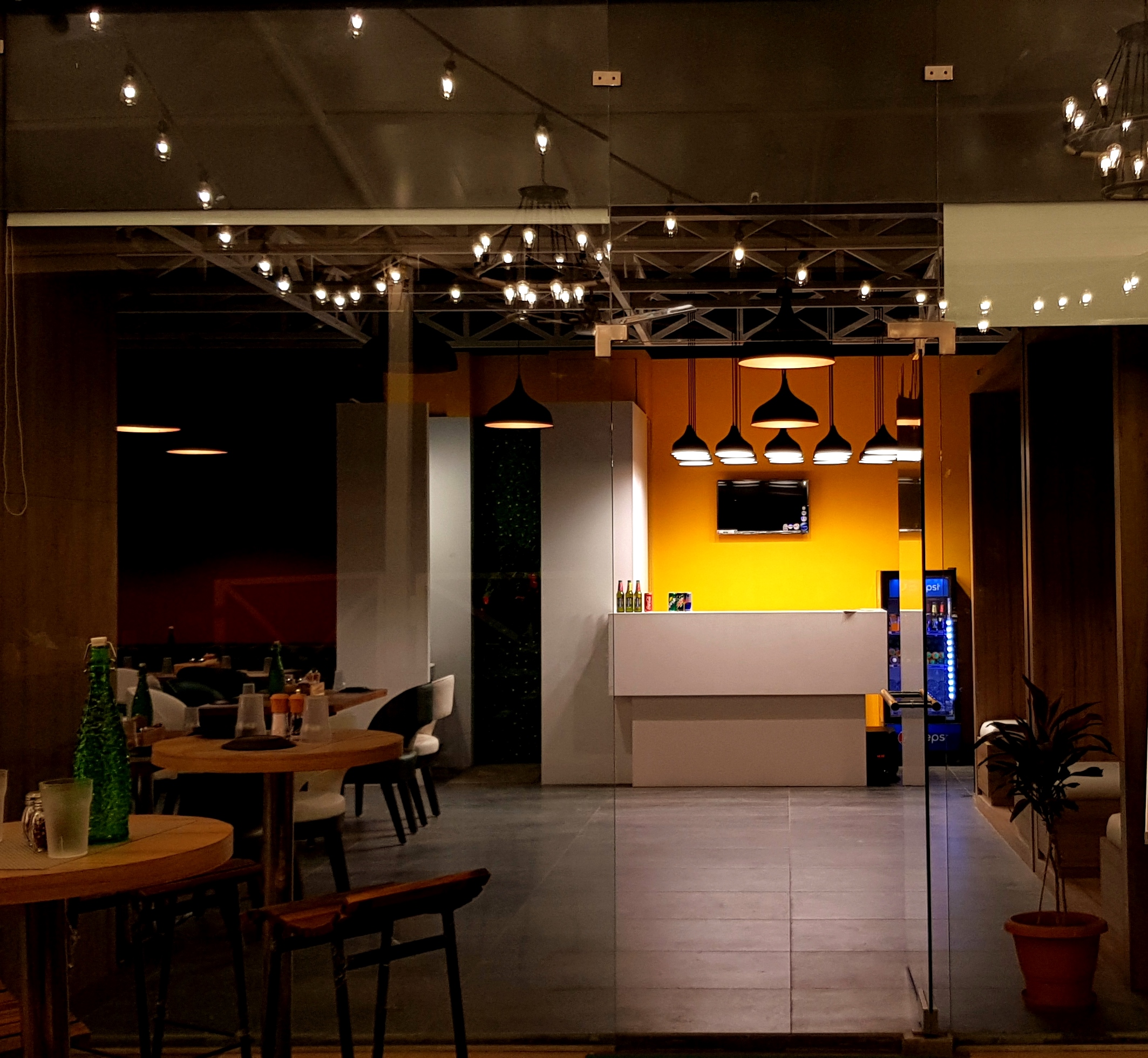R2 CAFE (HOTEL RAMASHRAY) by RKGA CONSULTANTS PVT LTD - Architizer